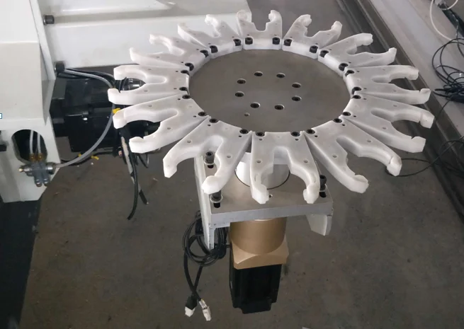 Import Taiwan LNC Controller System Servo Motor CNC Router