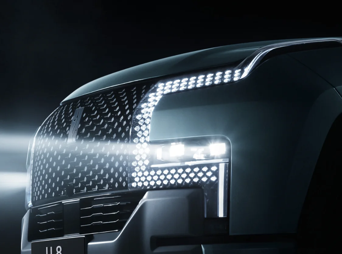 BYD U8 Luxury off-Road Vehicle - Amphibious & High Performance