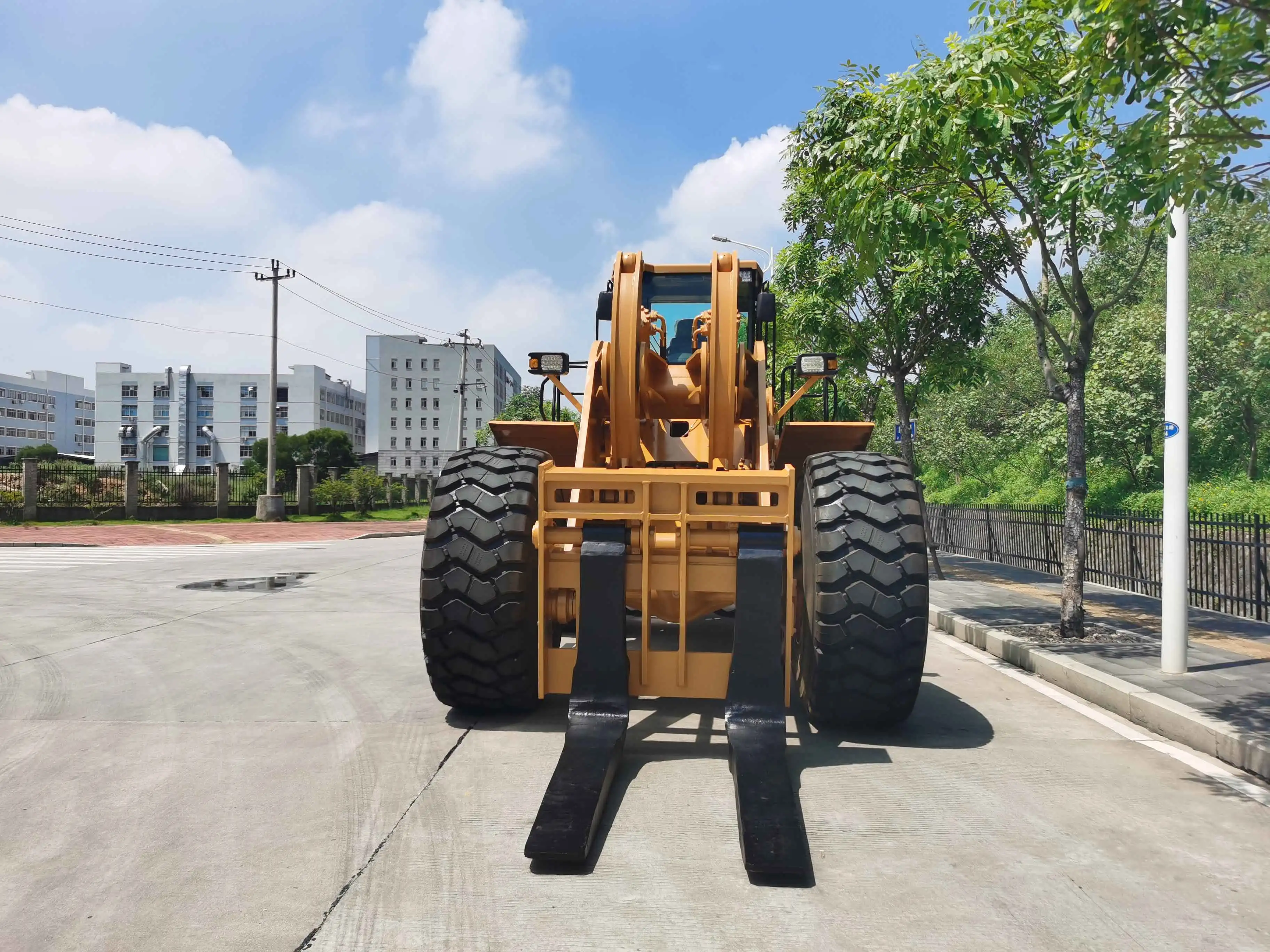 LTMG Forklift Loaders - Efficient Block Handling Solutions