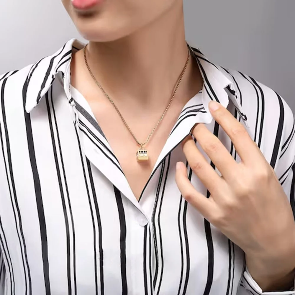 Islamic Kaaba Necklace - Symbolic & Stylish Jewelry