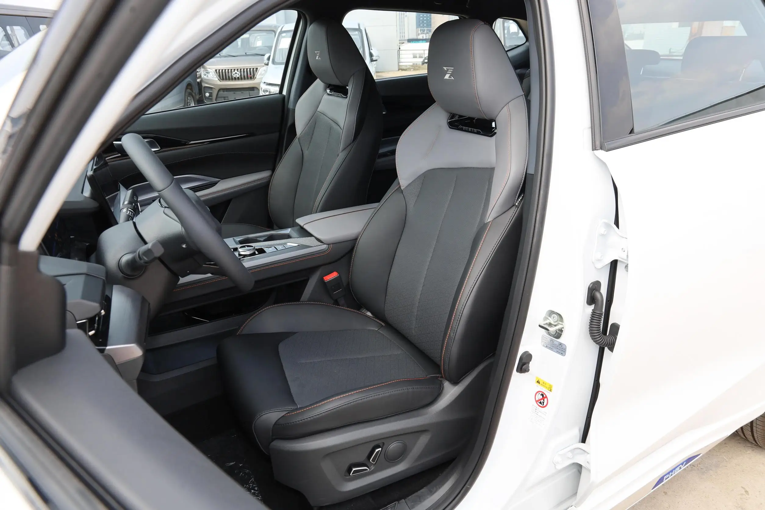 2024 Changan Oshan Z6 Idd Hybrid Suv 1.5t 170hp Dct New Car Under 15k China Cheap Price - Buy ...