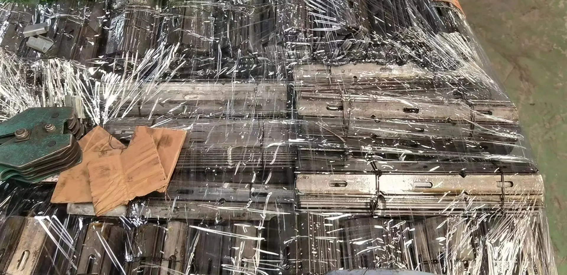 Hebei Factory Formwork Steel Plywood Panel Wall Ties X-flat Tie With ...