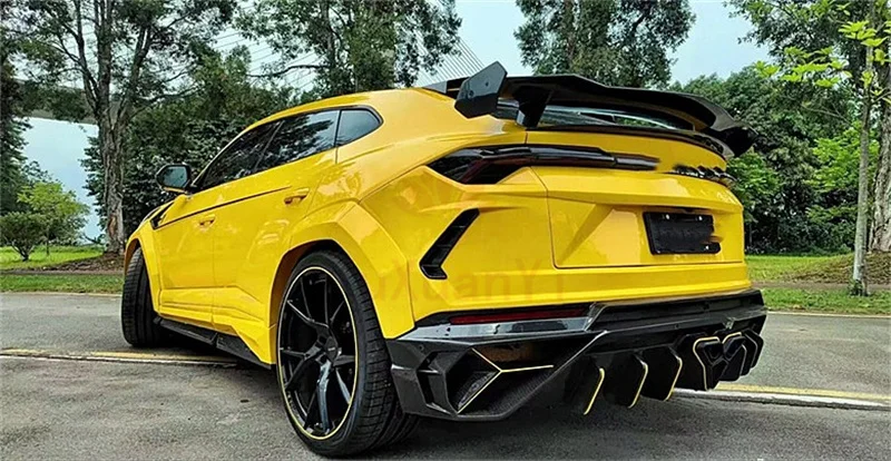 Lamborghini URUS Wide Body Kit - Dry Carbon Fiber Body Upgrade