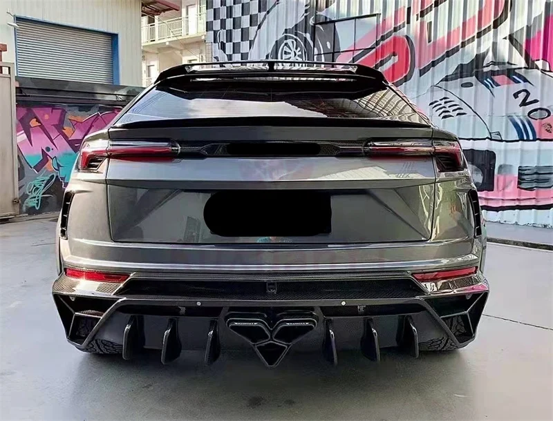 Lamborghini URUS M Style Body Kit - Carbon Fiber Enhancements