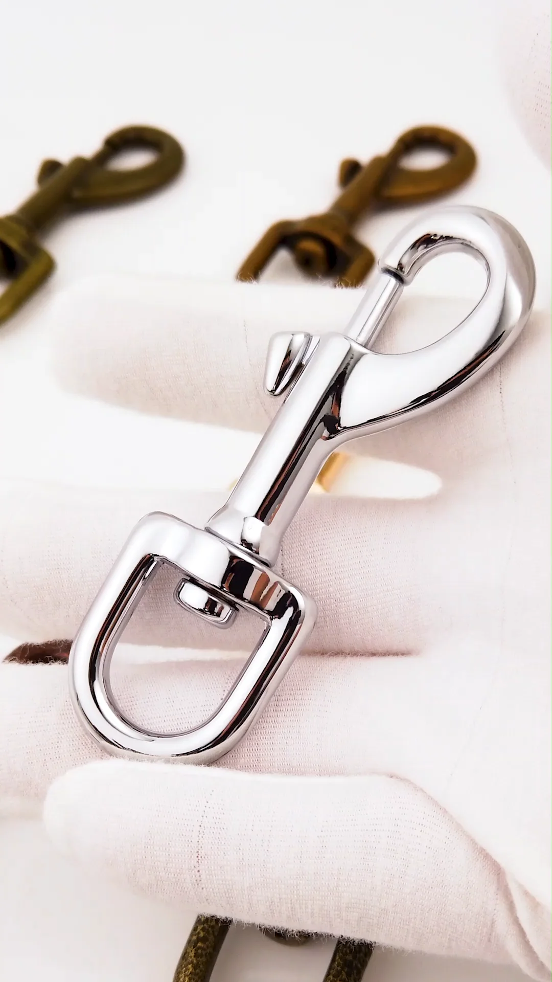Wholesale 9 Colors Eye Bolt Snap Hook 3/5" Swivel Dog Clasps 15mm Metal ...