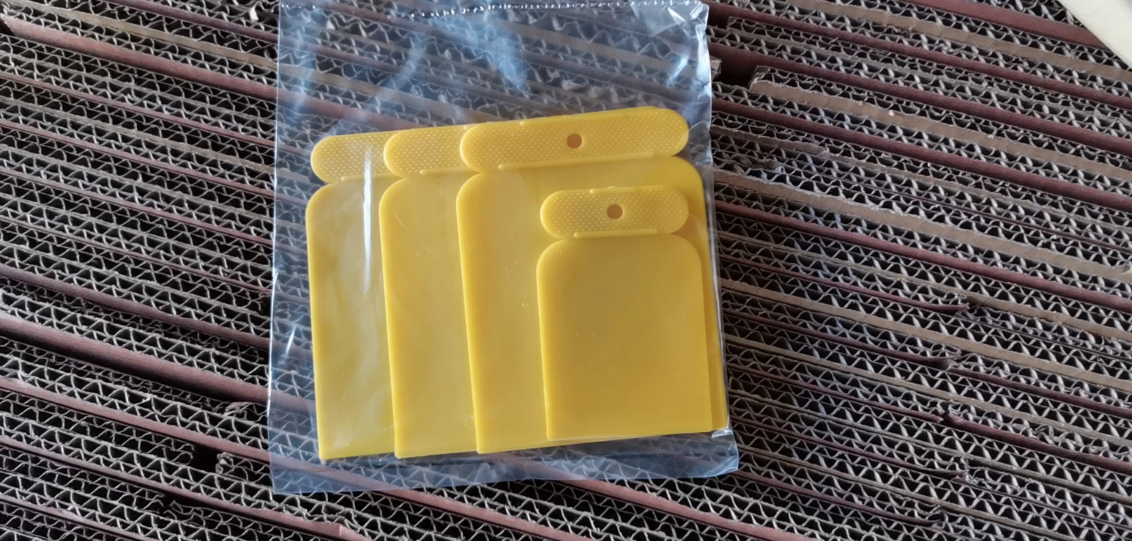 4pc Body Filler And Putty Spreader Plastic Paint Solvent Scraper ...