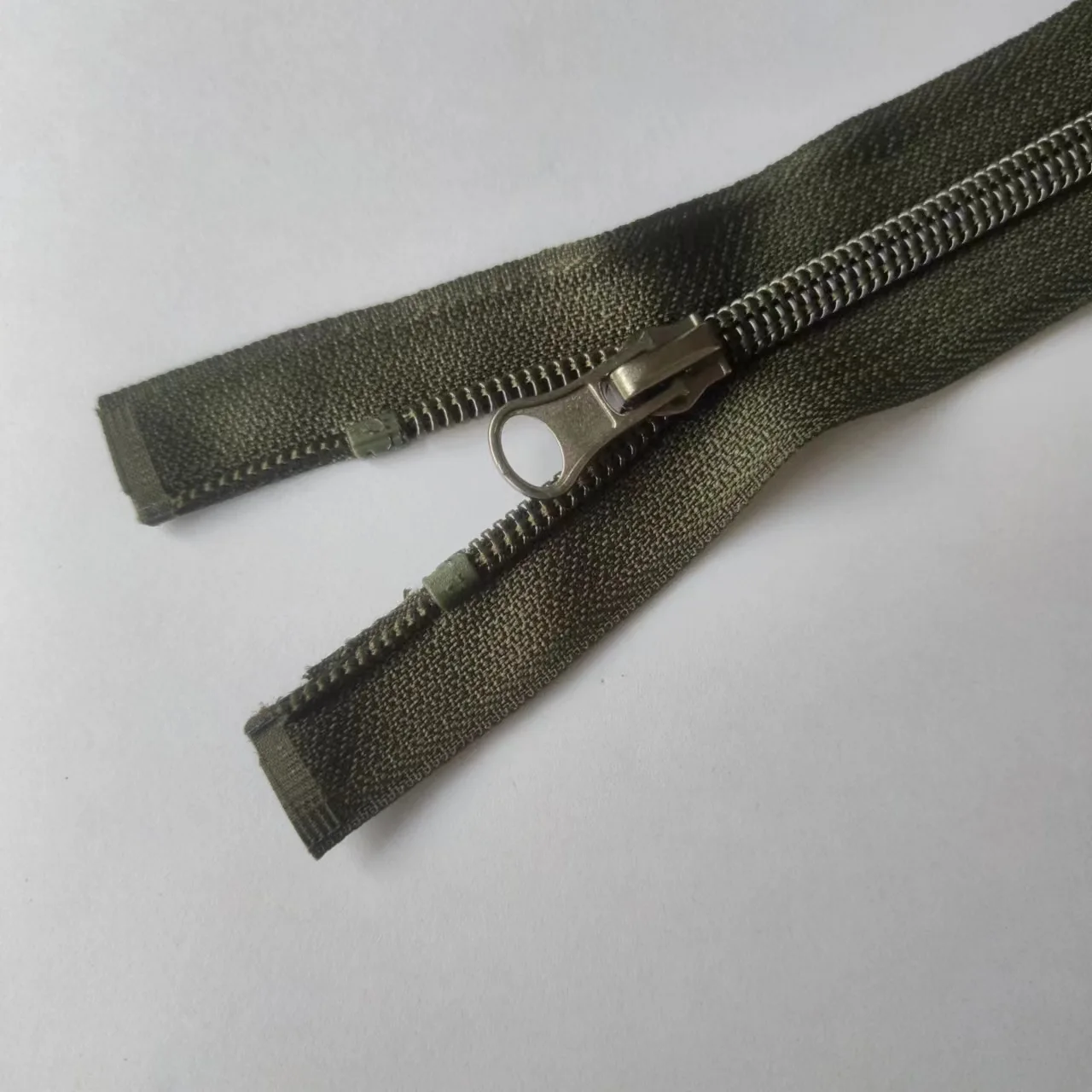 5# Nylon Injection Molding Fork Open Tail Zipper Metal Pull Head Down ...