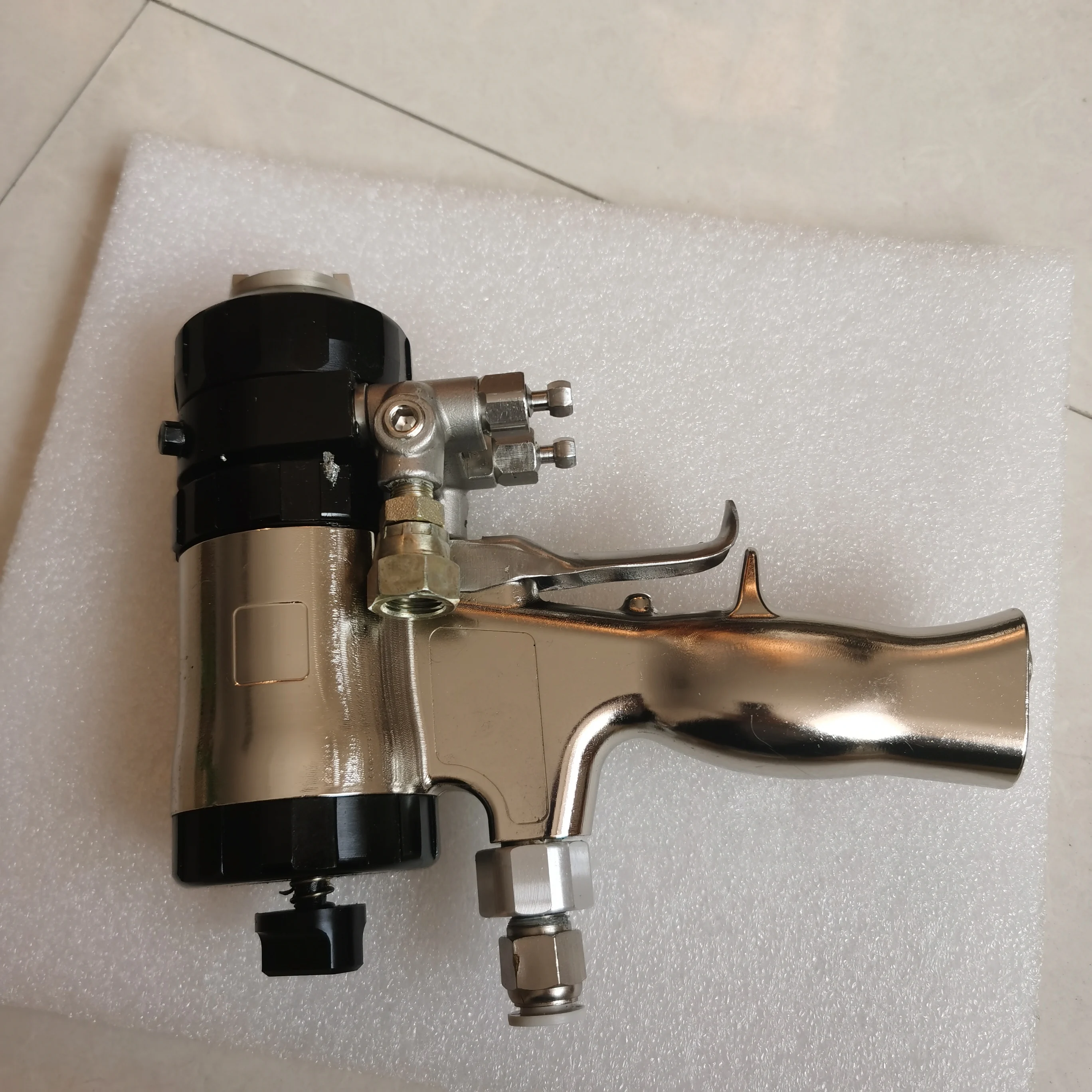 AP Fusion OEM Pu Polyurethane Foam Spray Gun Polyurea Coating Spray Gun ...
