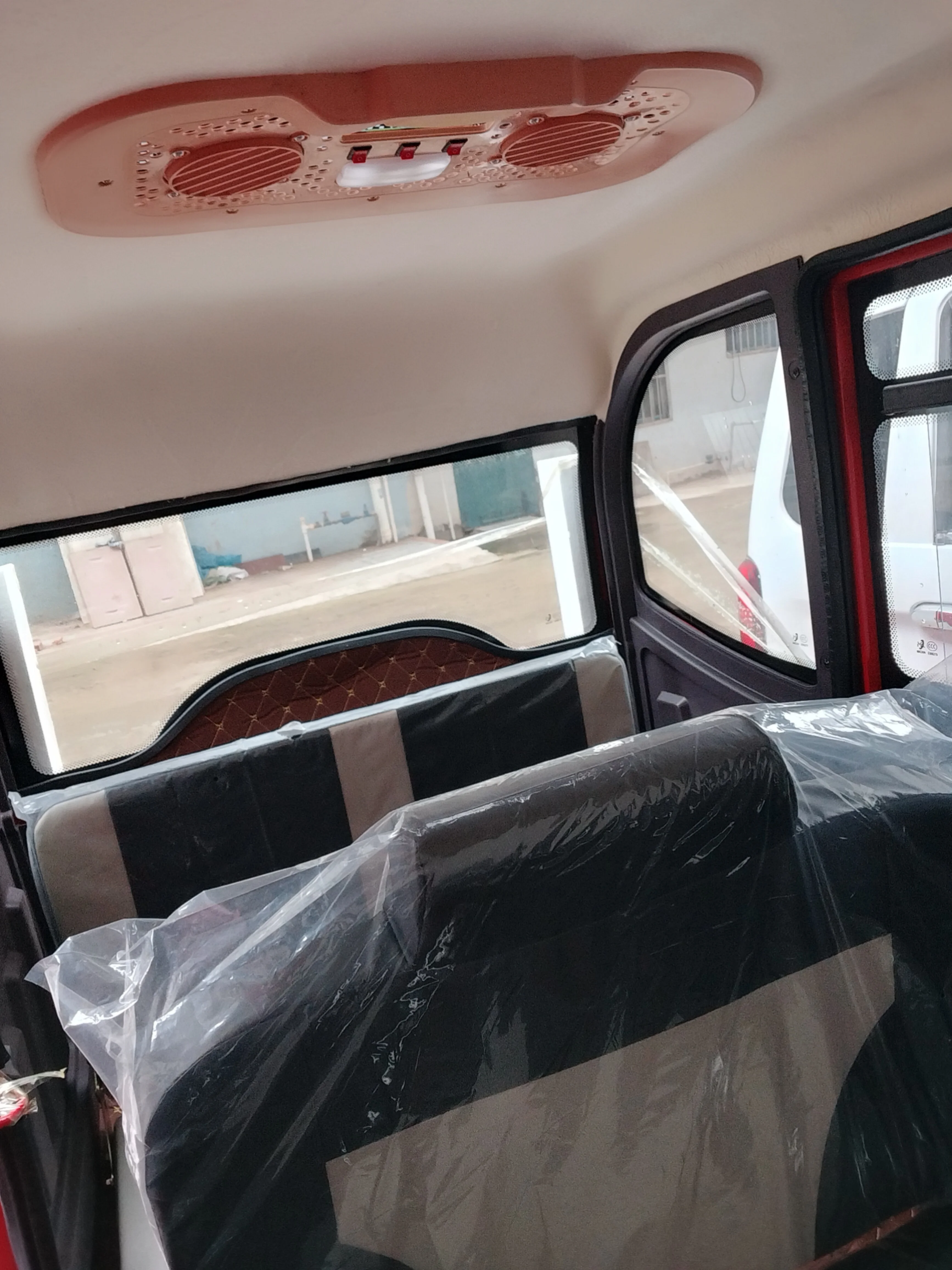Enclosed 3 Wheel Delivery Car - Efficient Electric Tricycle