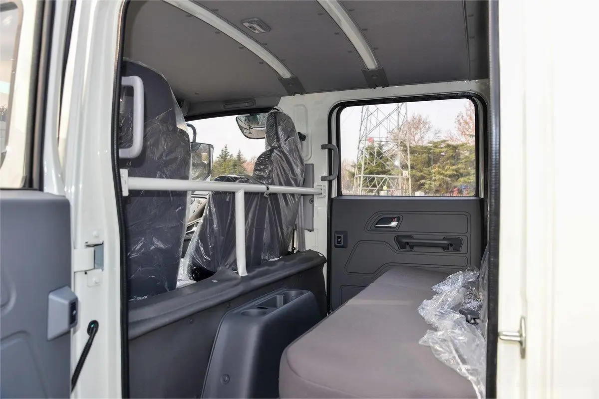 JAC 4X2 Double Cab Cargo Truck - Efficient Light Duty Lorry
