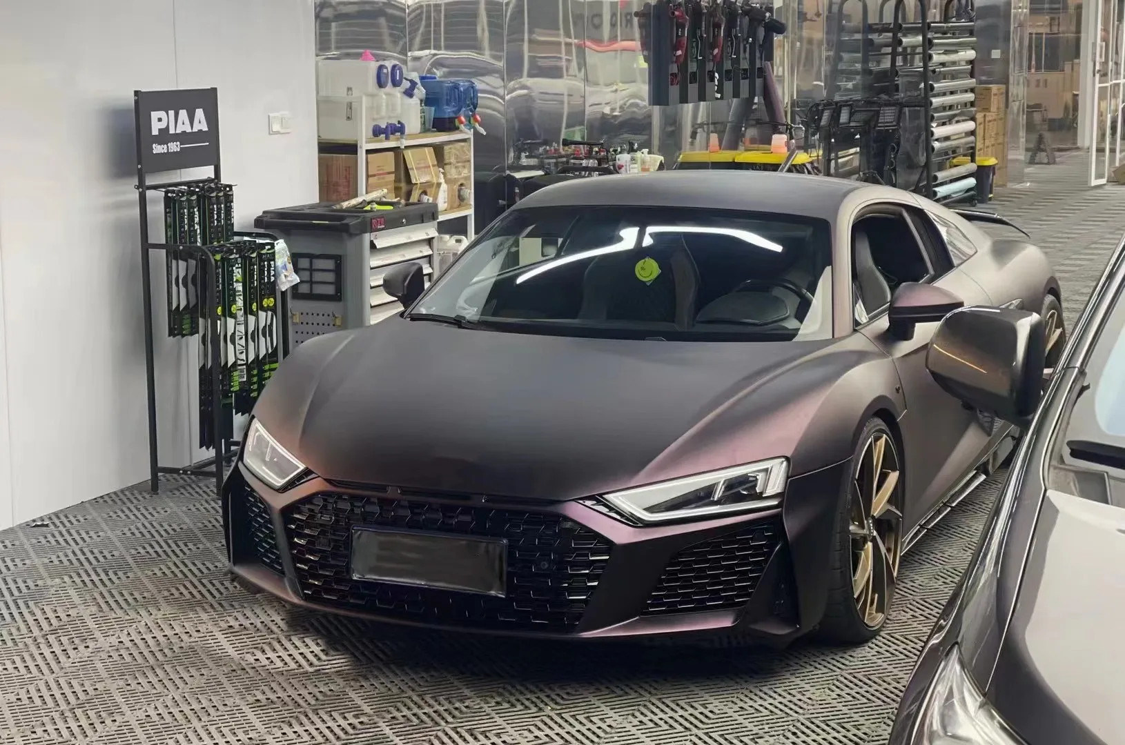 Audi R8 Body Kit - Upgrade to 2022 Style Bumpers & Carbon Fiber