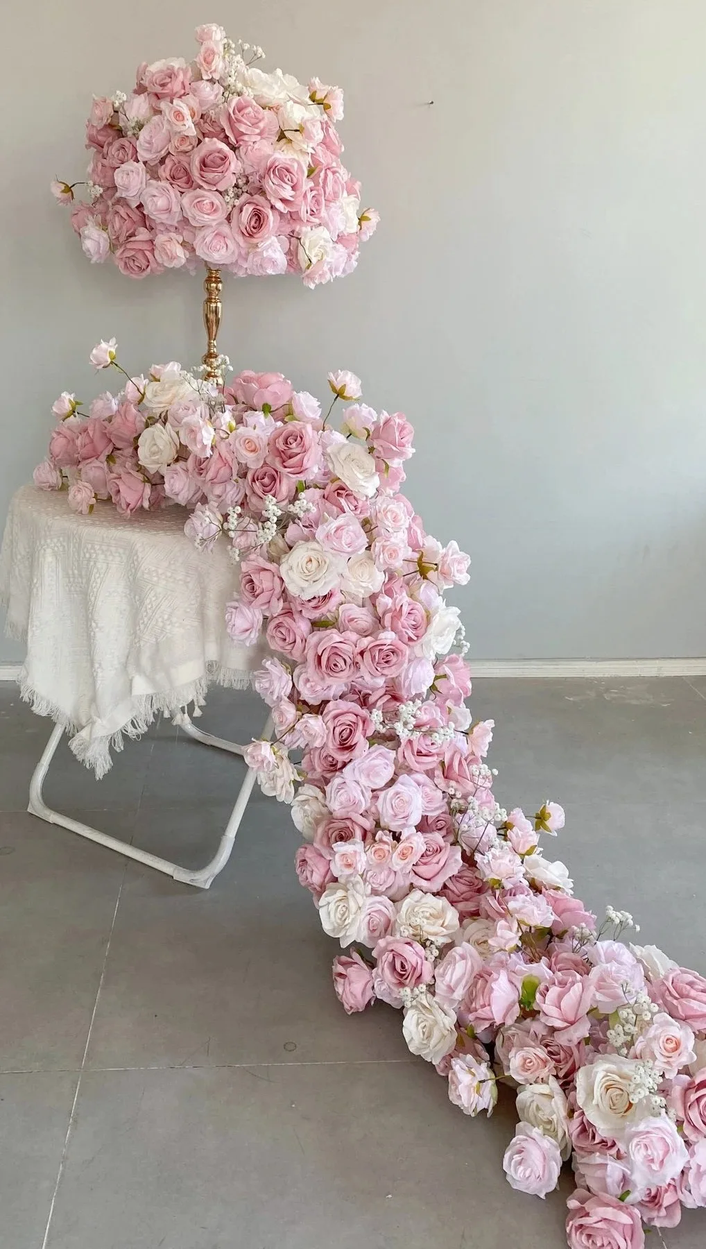 Customized Artificial Red White Flower Runners Decoration Flowers Row ...