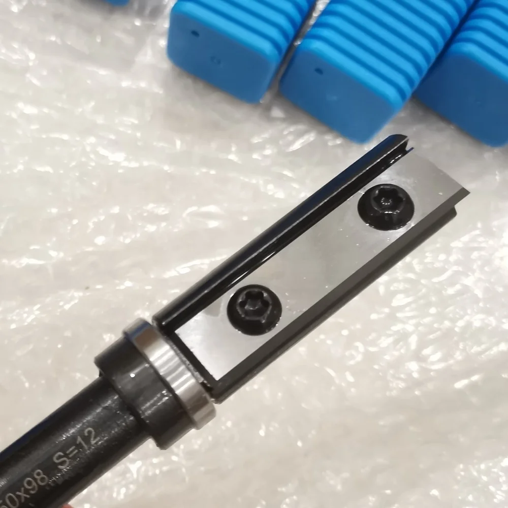 Spiral Flush Trim Router Bit with Replaceable Carbide Insert