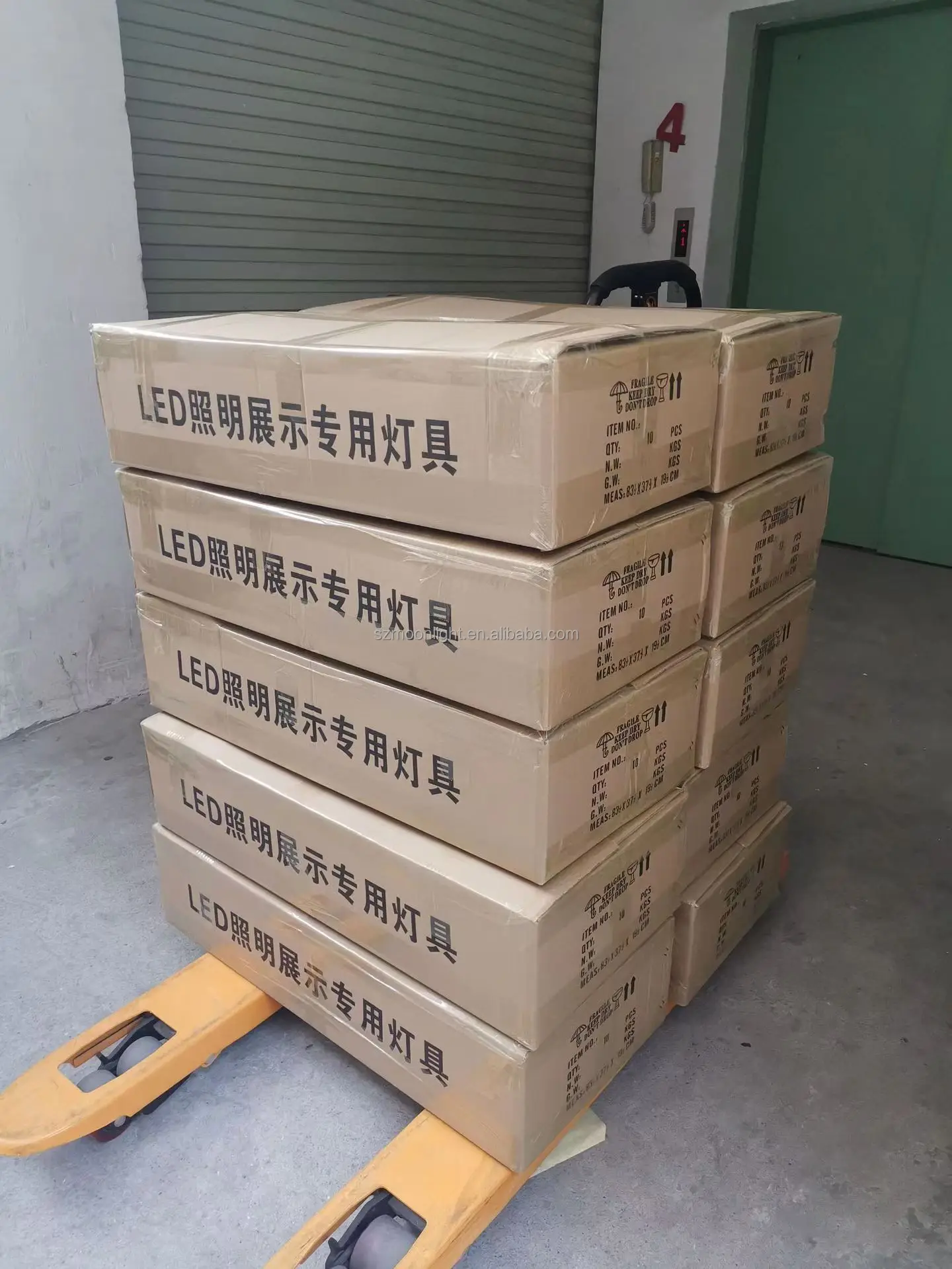 Dimmable Long Arm Spotlights for Exhibition Booths - 20W, 30W, 70W LED ...