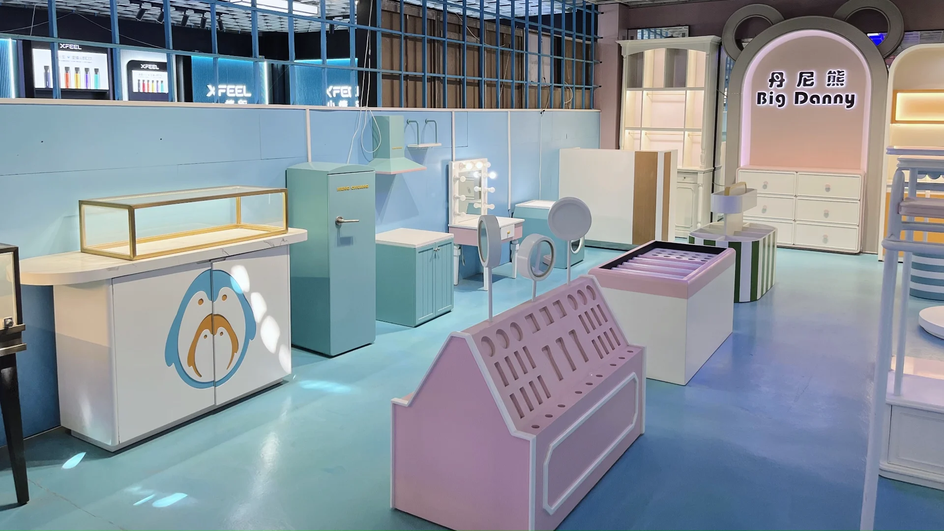 Mother And Baby Shop Interior Design: Kids Clothing Store With Lighting ...