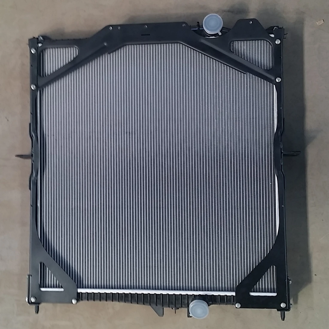 Oe 20482259 20516408 China High Performance Aluminium Truck Radiator ...