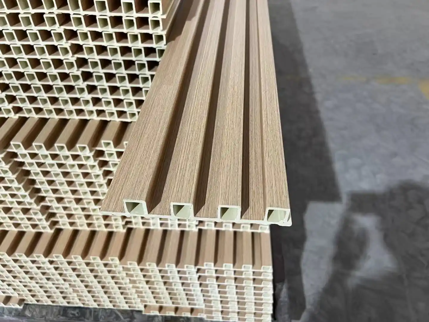 Modern Style Interior Wood Composite Cladding WPC Decorative Wall Panel ...