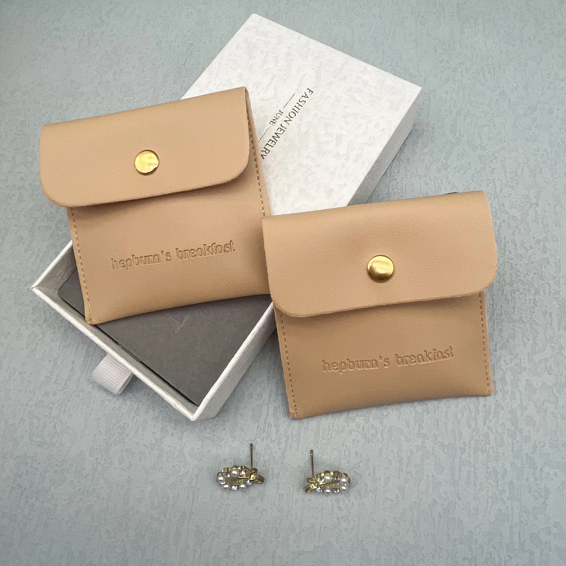 Custom Small PU Leather Envelope Jewelry Bag with Emboss Logo