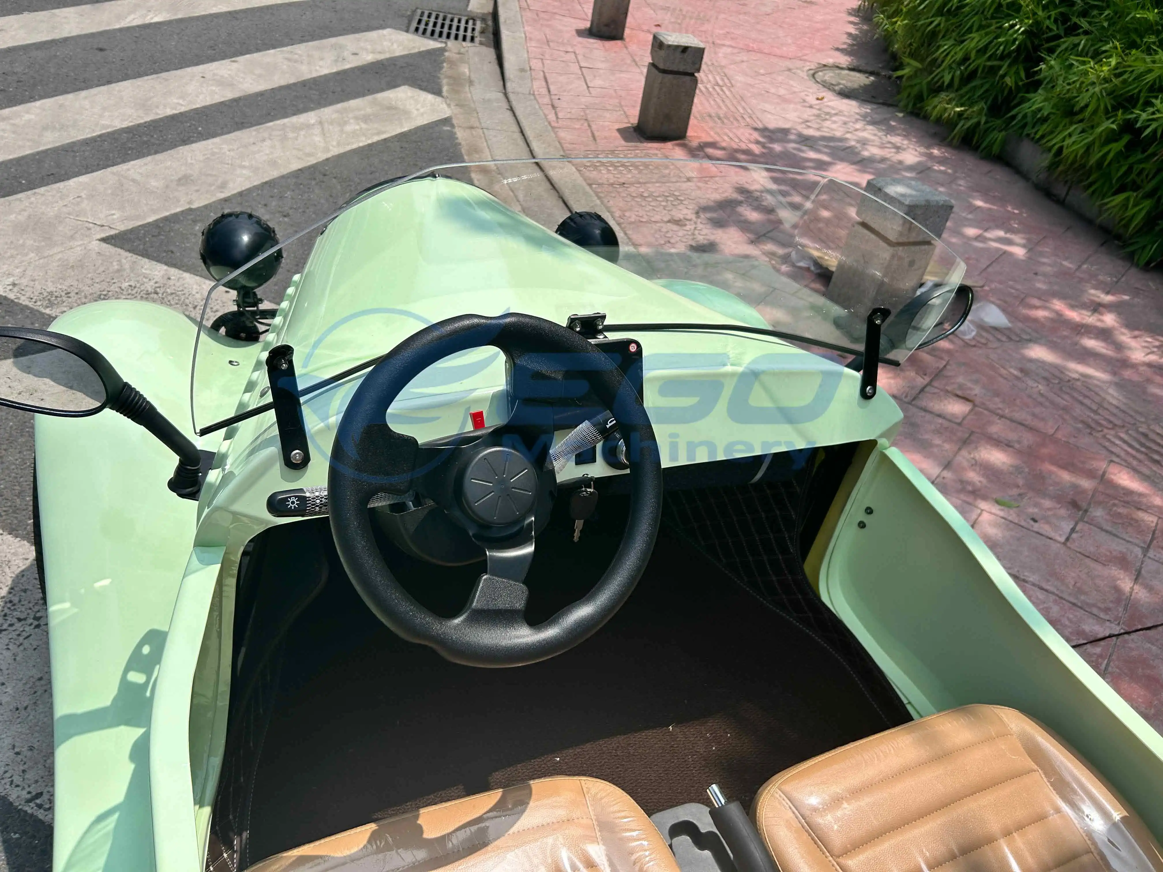 Mini Vintage Cars - Antique Sightseeing Electric Classics