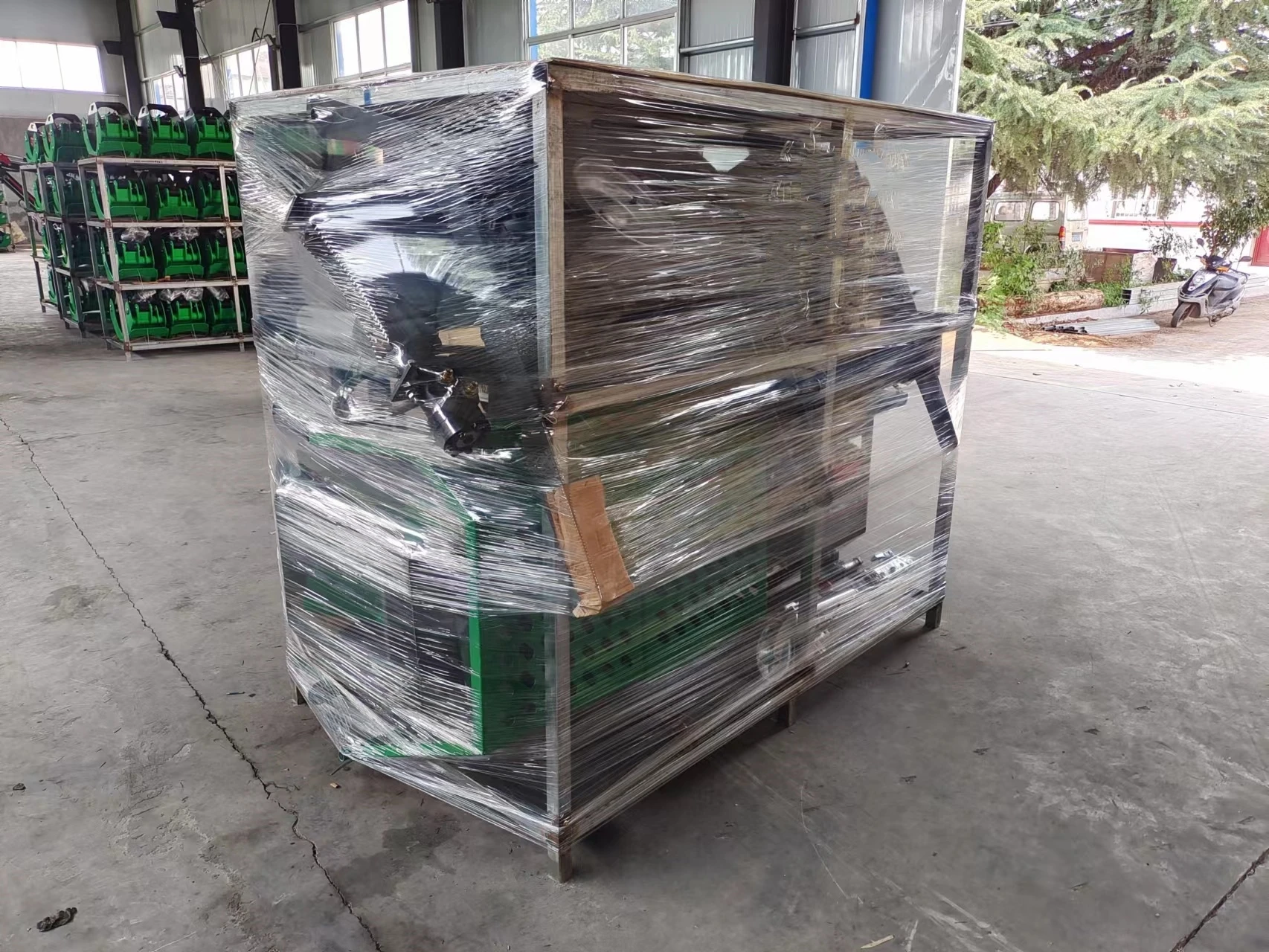 20 Ton Firewood Processor Log Saw Controlled By Hydraulic And Hydraulic ...