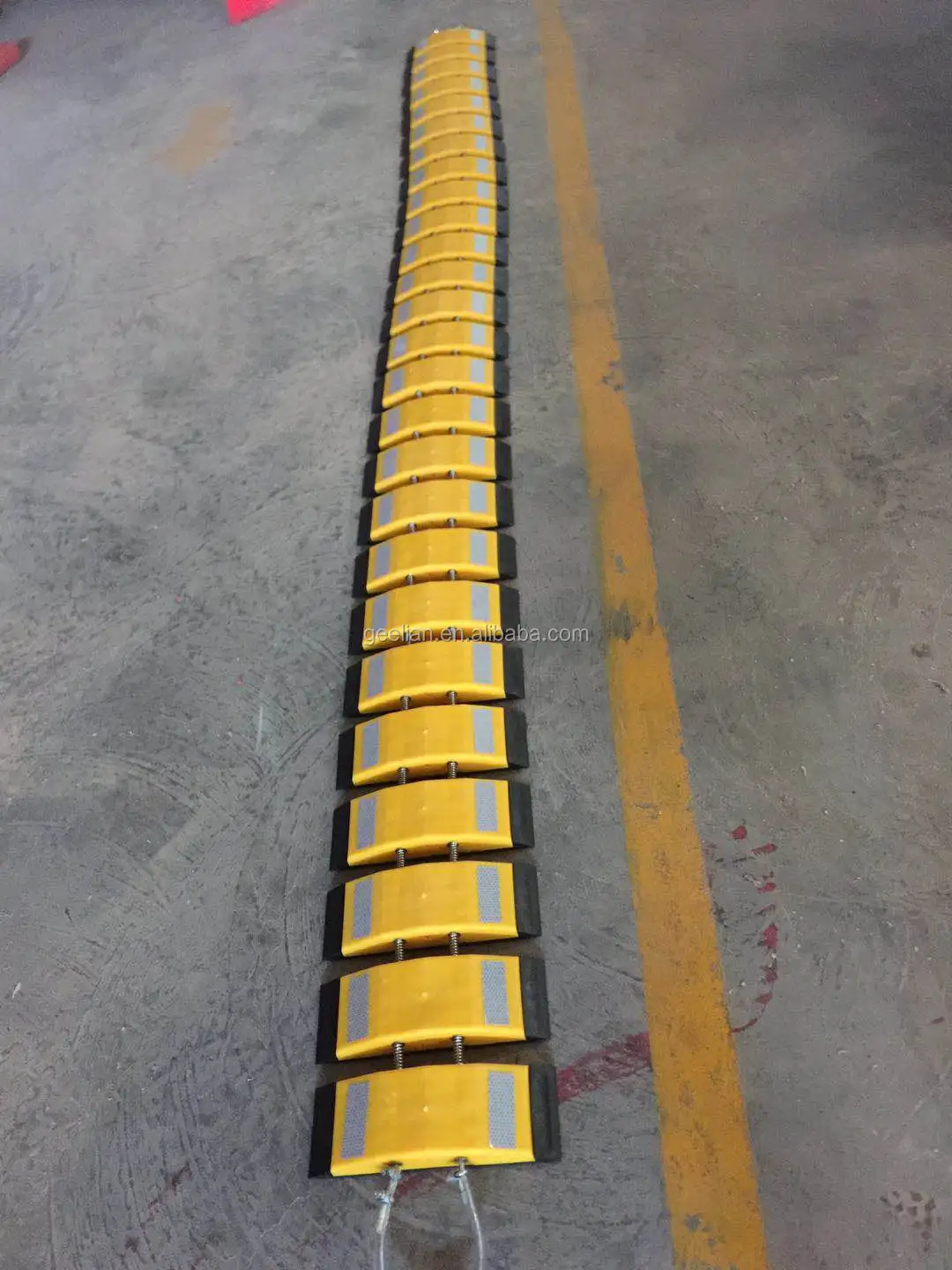 Hot Selling Cable Speed Bump Asphalt Speed Bumps Removable Speed Bumps ...
