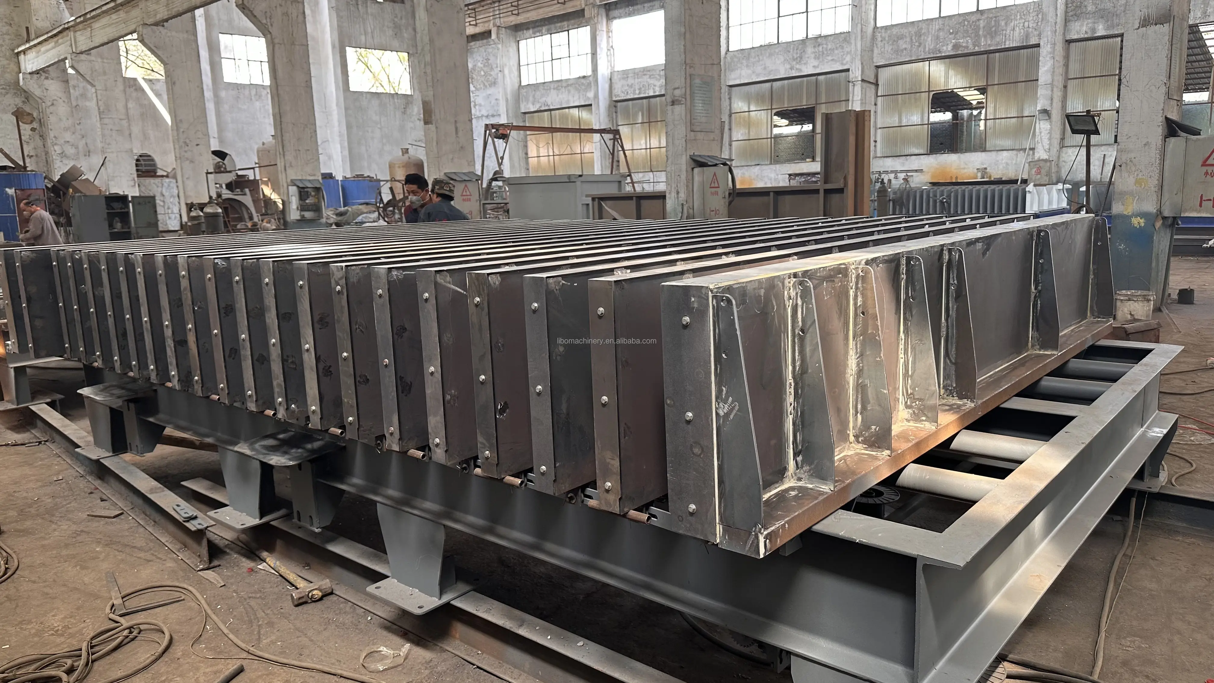 Precast Concrete Retaining Wall and Fence Post Mould Machine