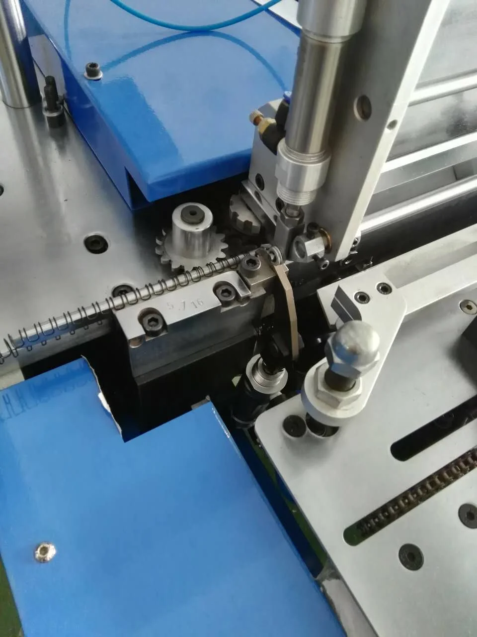 Dwb520 Semi Automatic Double Wire Binding Machine - Buy Wire Binding Machine,Double Wire Binding ...