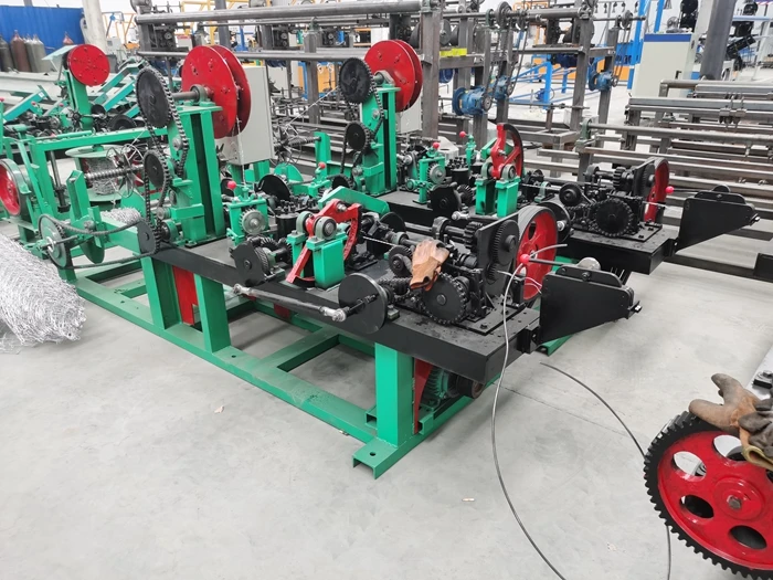 Galvanized Thron Prison Barbed Mesh Making Machine Automatic Double ...