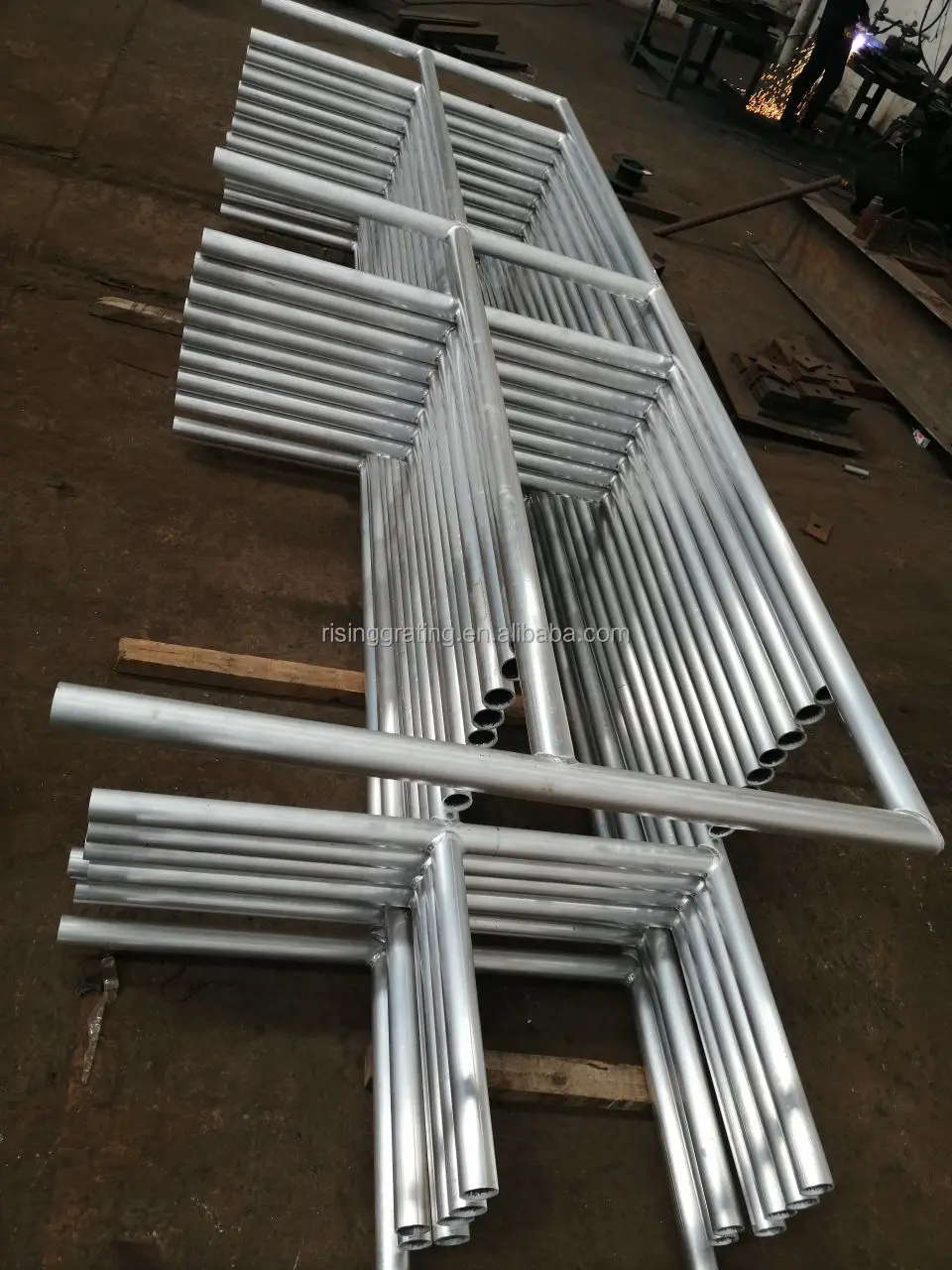 Galvanized Metal Stainless Steel Pipe Stair Railing Aluminium Guardrail ...