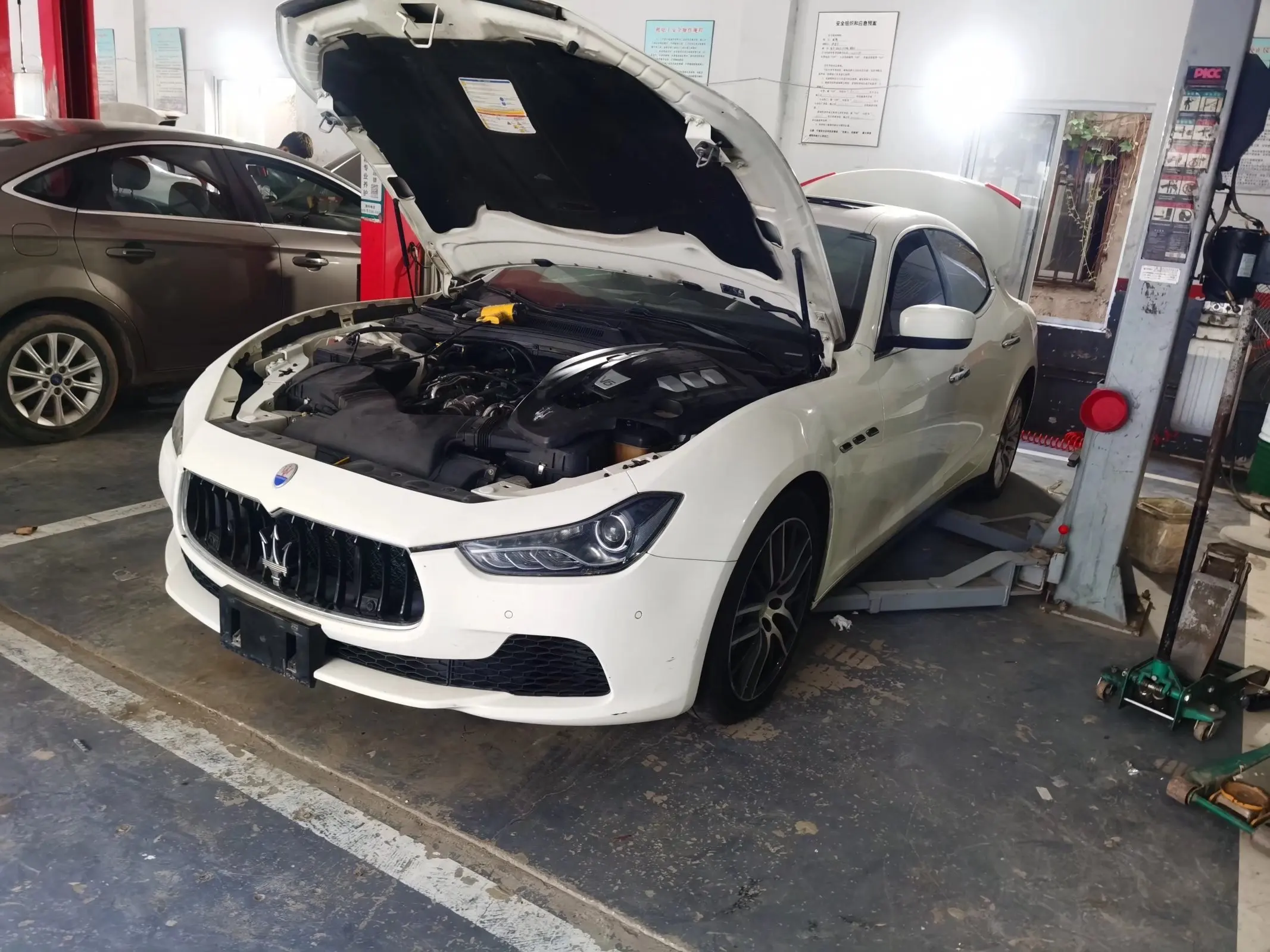 Shop Our Original Used Front Bumper for Maserati Ghibli 3.0T