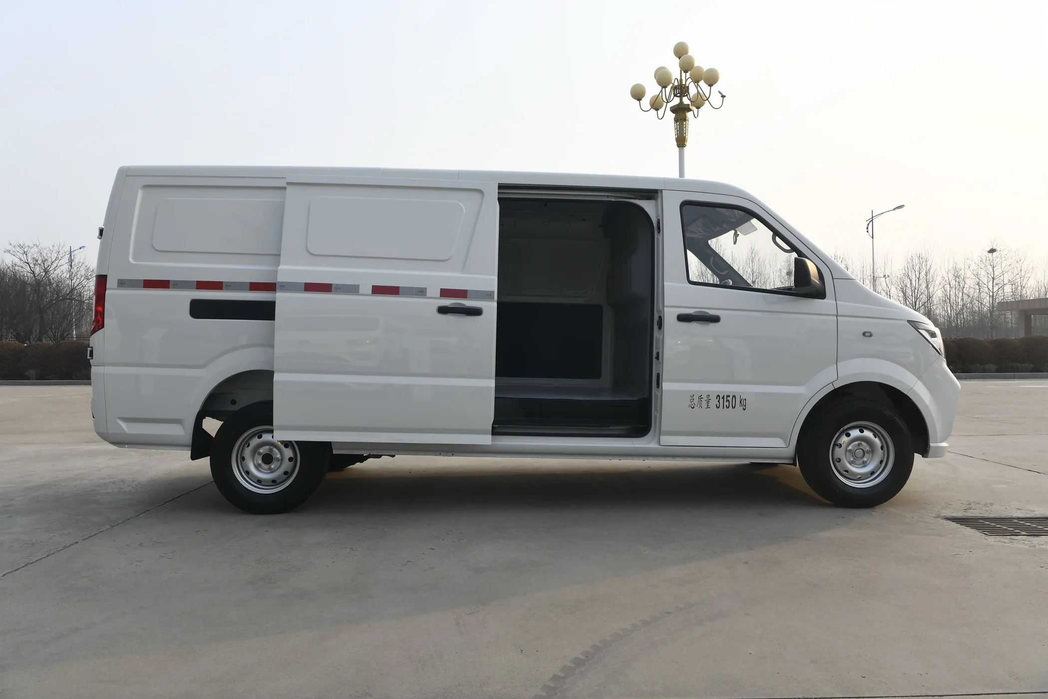 KAMA 2023 Mini Trucks - Efficient Cargo Vans for Logistics