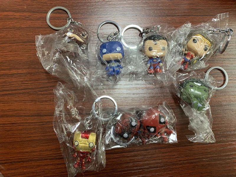 Wholesale Cartoon Pvc Mini 4.5cm 3d Hero Keychain 4pcs Per Set Heroes ...