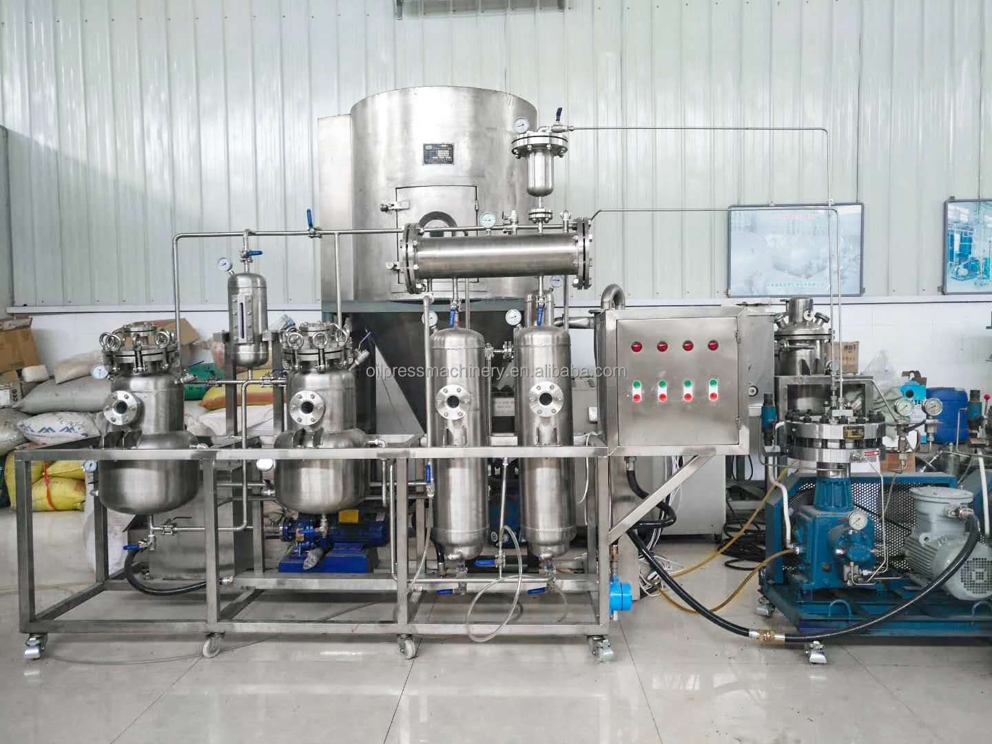 Laboratory Small Extraction and Concentration Device for Olive Oil