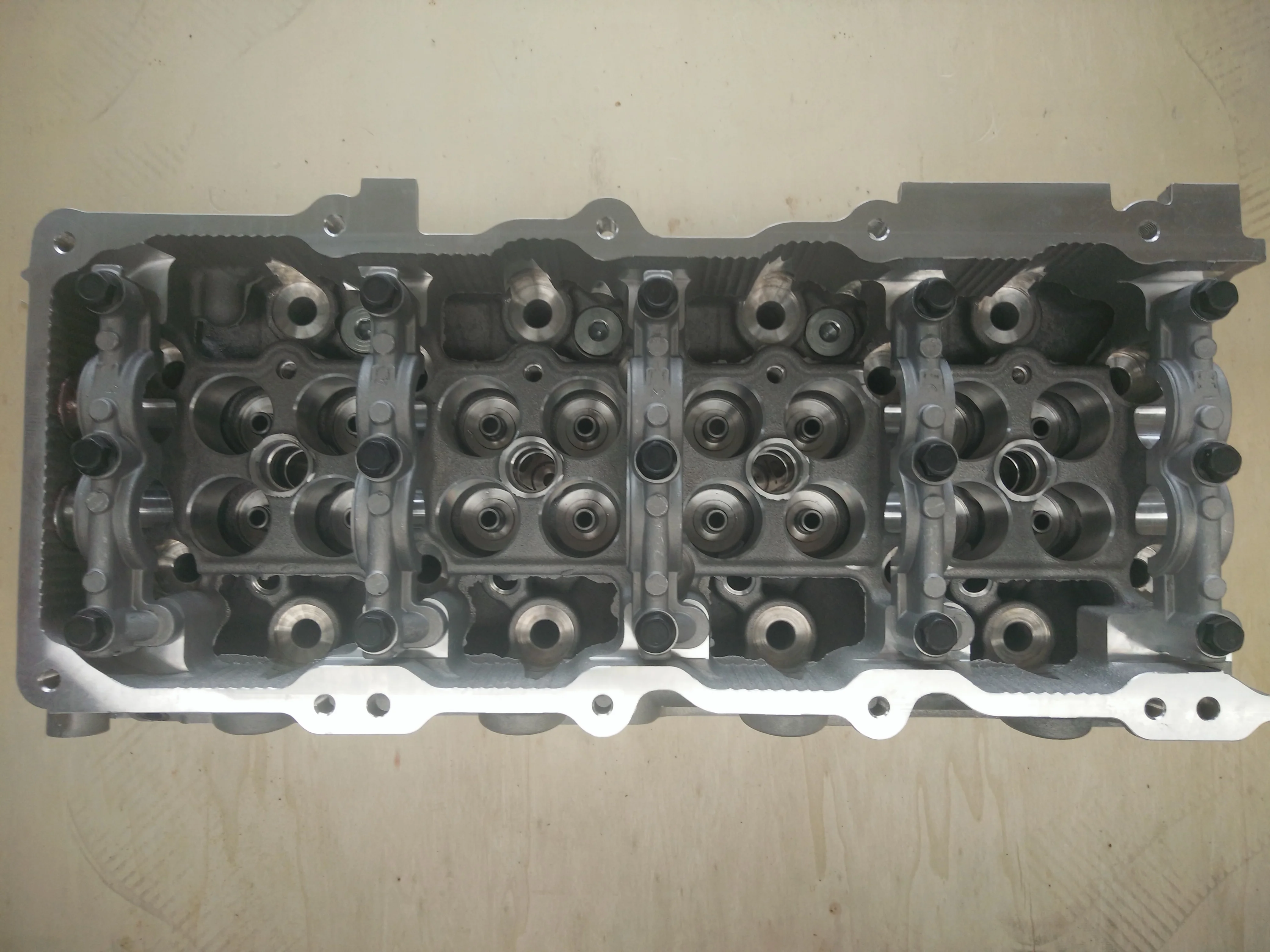 Engine Part 4hf1cylinder Head For Isuzu 4hf1 Cylinder Head - Buy For ...