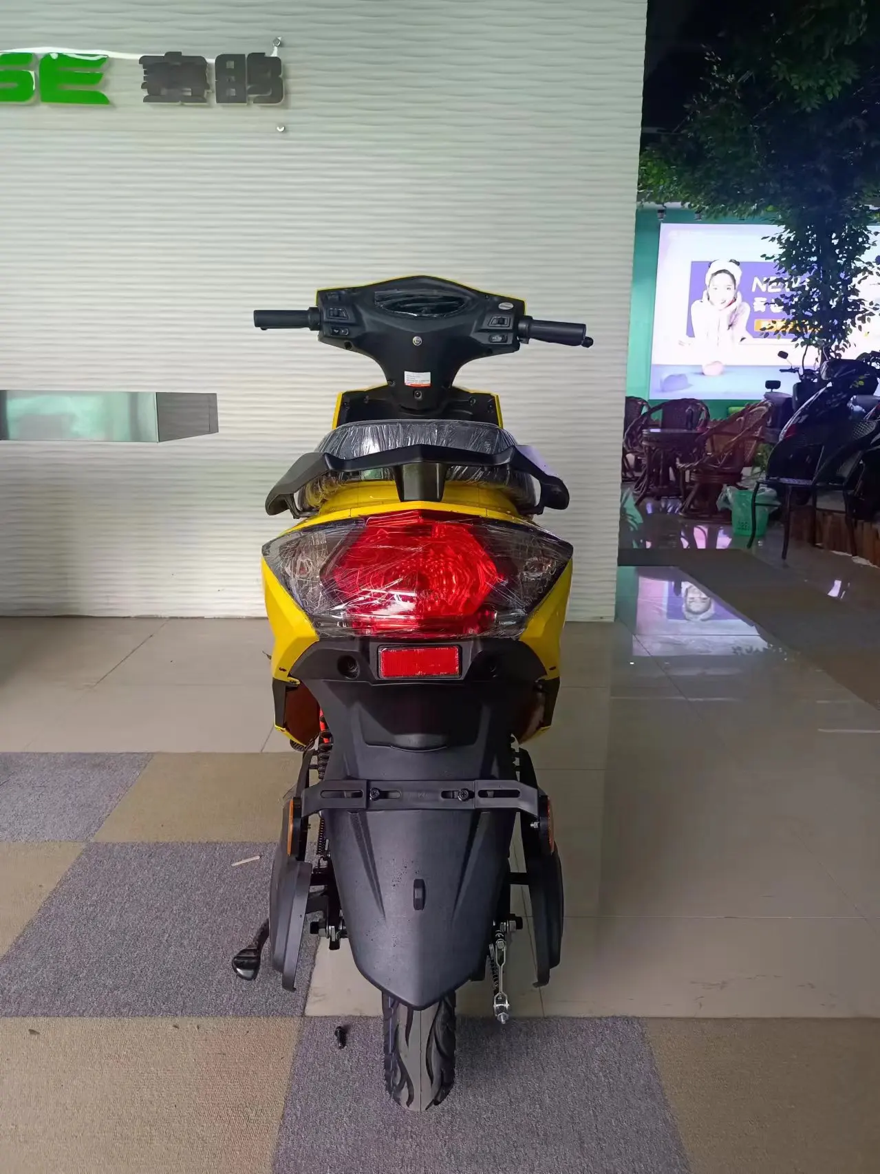 India CKD 2-Wheeler Electric Motorcycle Mobility Scooter Moped 3-speed ...