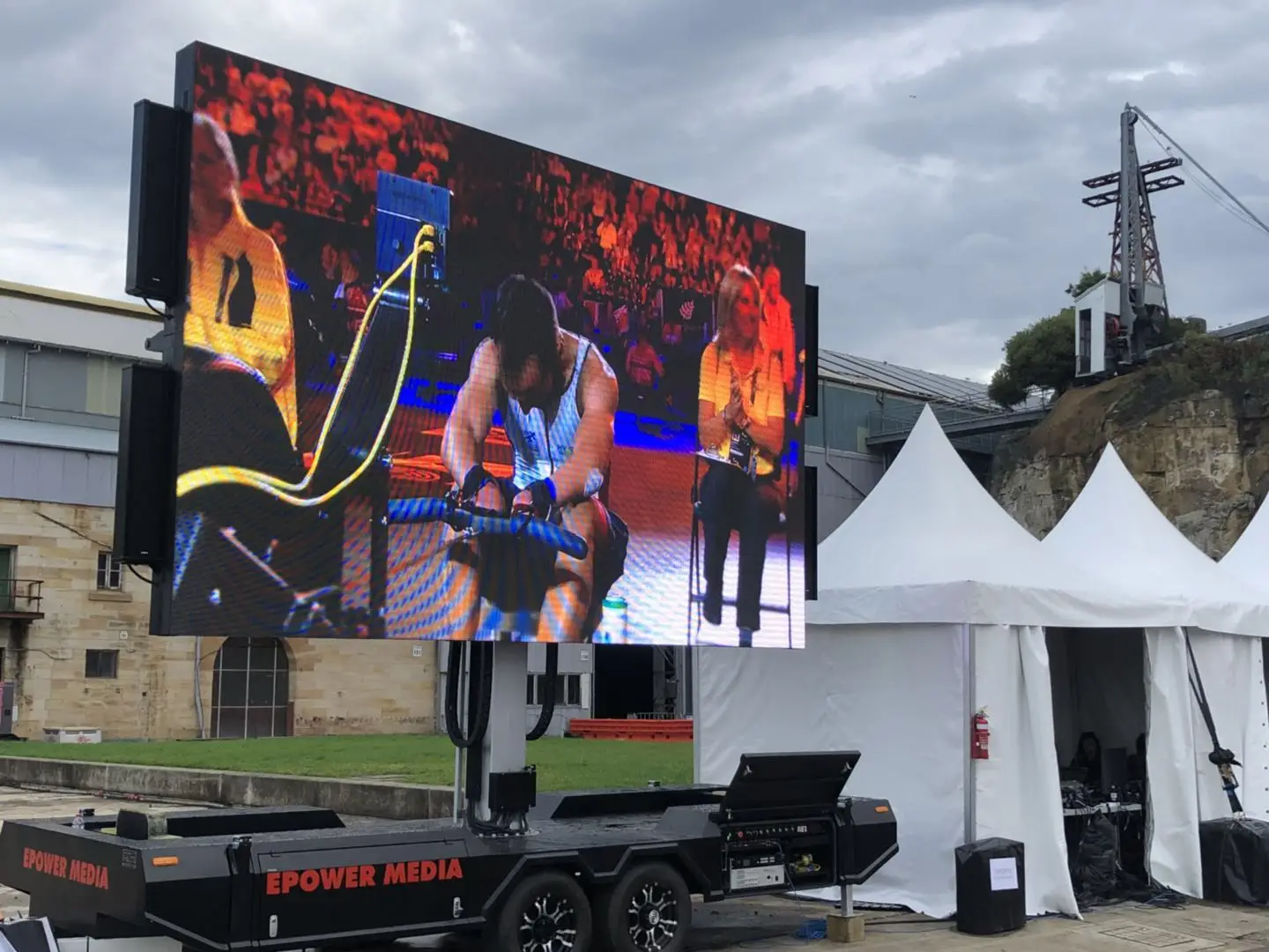 Hydraulic Outdoor LED Billboard Trailer Guide Sign Advertising Double ...