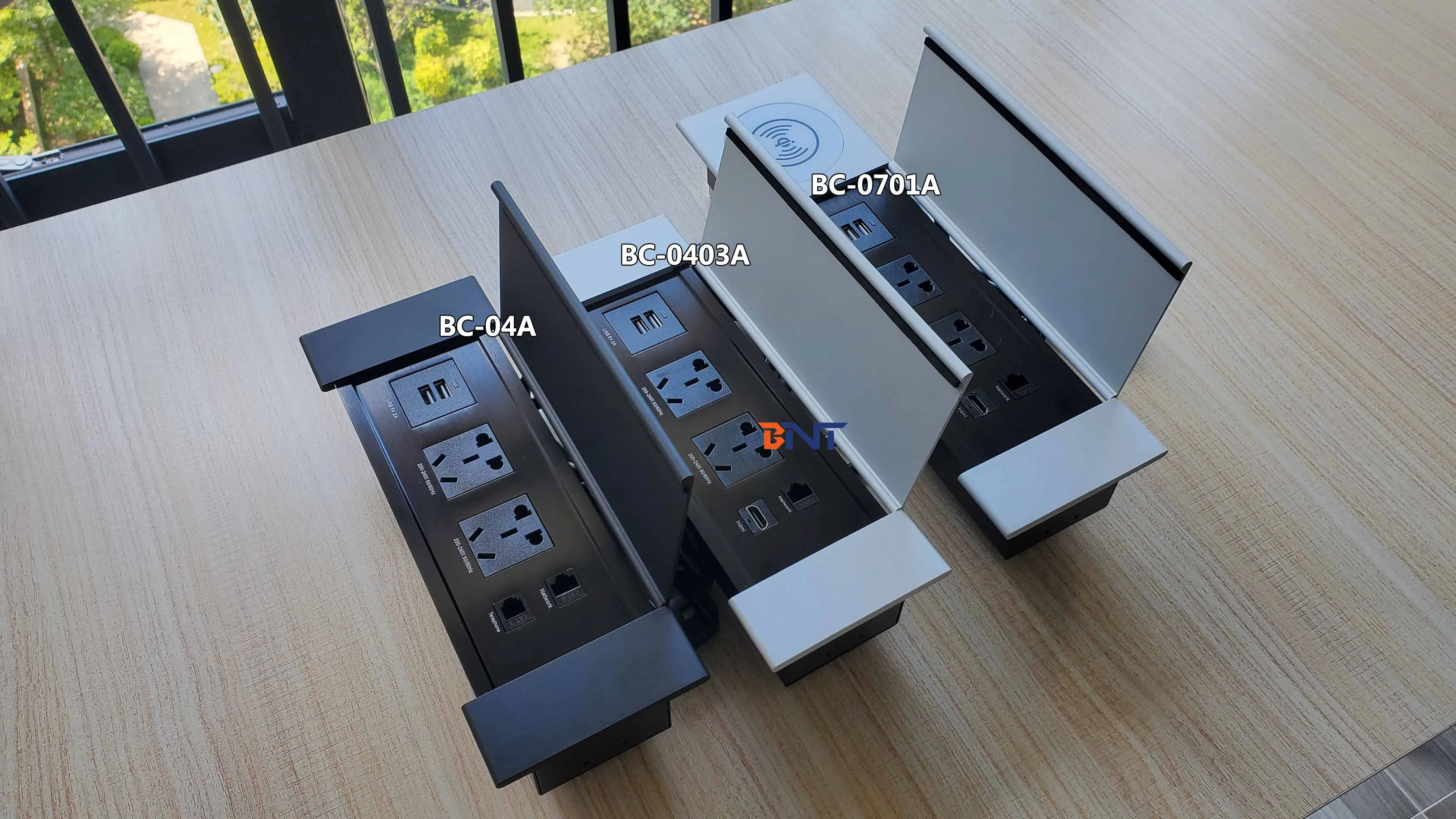 Boente Table Socket Outlet - Versatile Power & Network