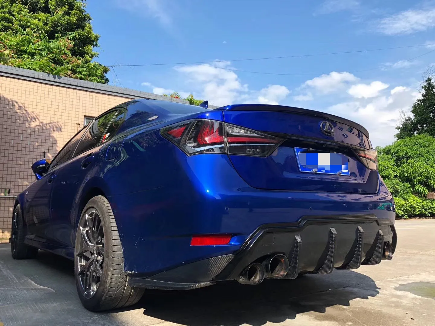 Enhance Your Lexus GS350 with Carbon Fiber Rear Diffuser