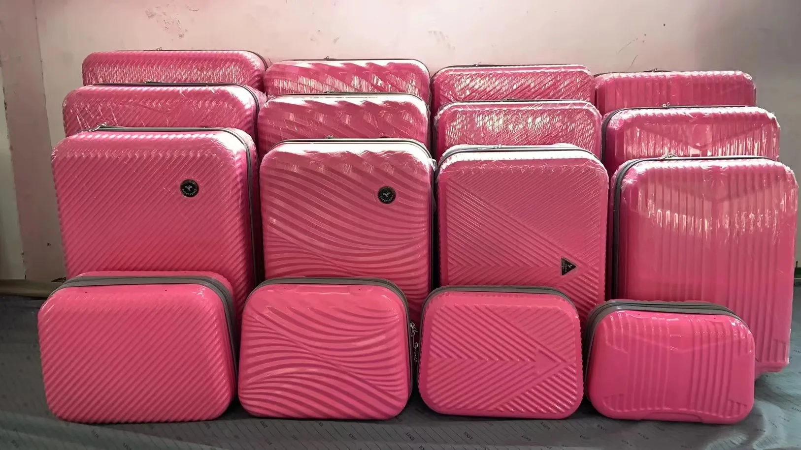 OEM Hard Shell Semi Luggage 12pcs 16pcs Set Assembly Suitcase Bag ...