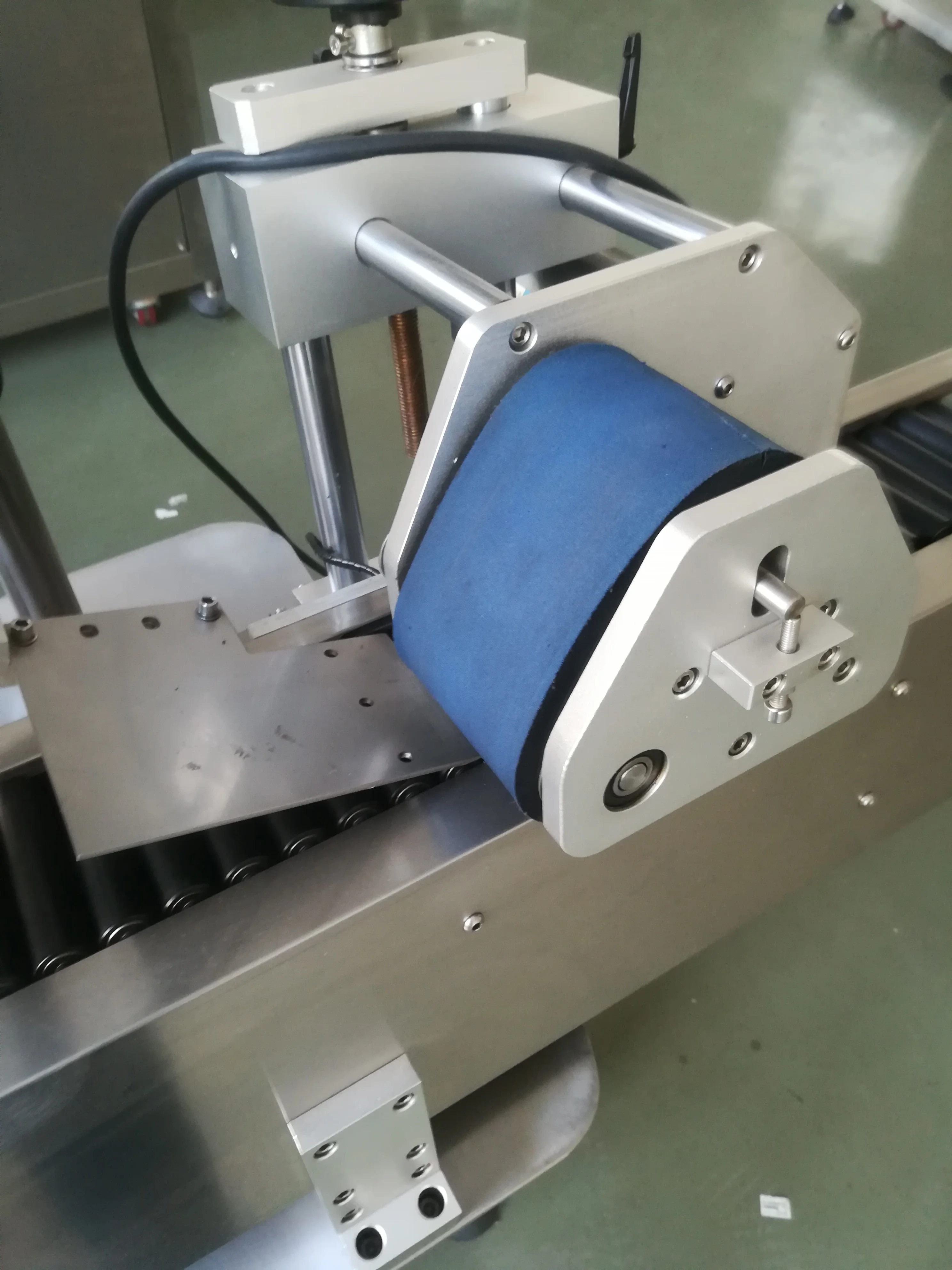 Horizontal Tube Adhesive Labeling Machine Mark Pen Labeller Blood test ...