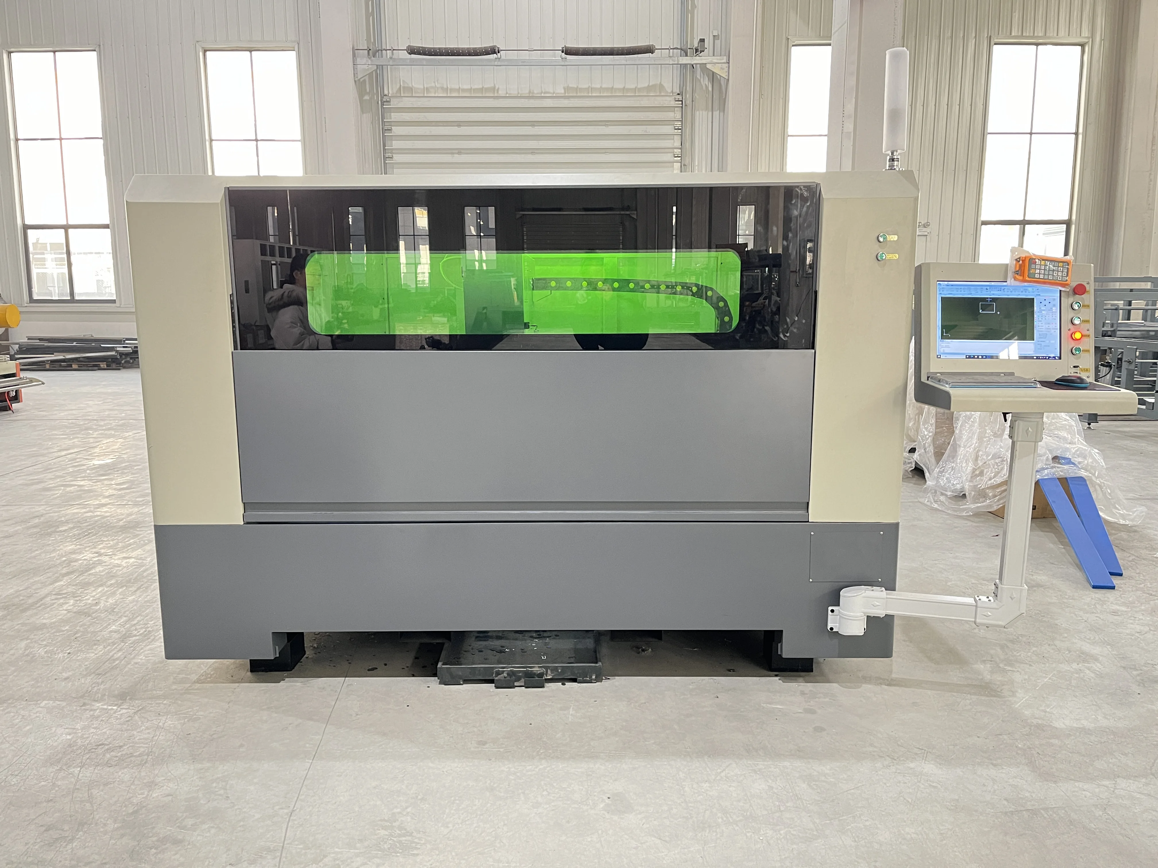 Mini Fully-enclosed Fiber Laser Cutting Machine 1610 1390 1kw 2kw 3kw ...