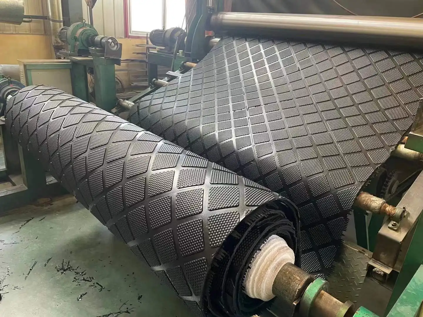 Dairy Cow Farming Livestock Rubber Mat /rubber Flooring For Cattle ...