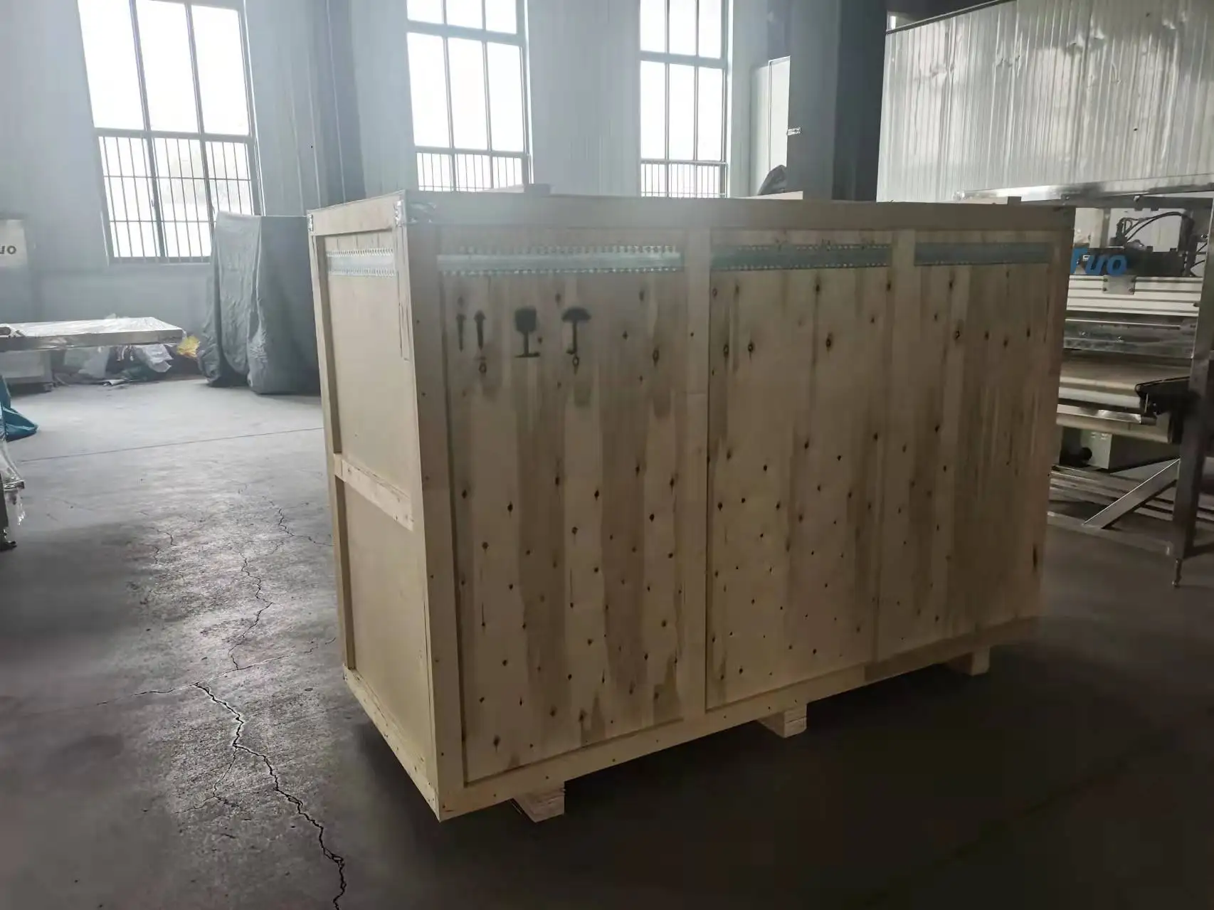 Ultrasonic Frozen Mousse Cake Cutting Divider With Paper Ultrasonic ...