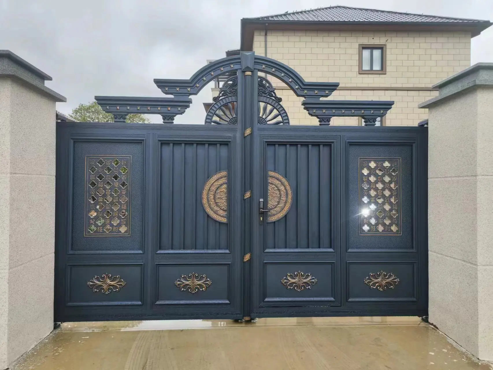 Luxury Home Swing Style Front Gate by LEISIDUN Aluminium