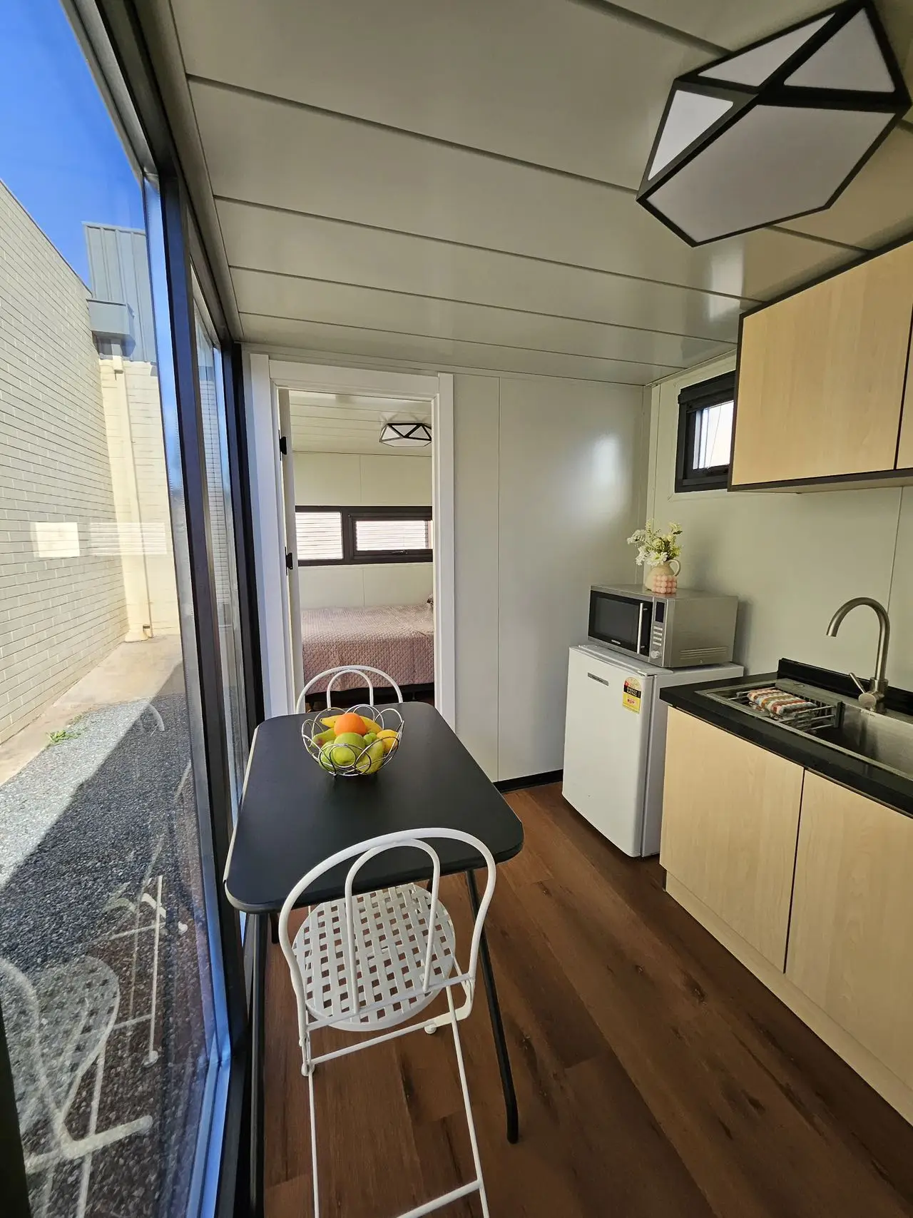 Luxury Prefab Container Houses - Fast Install & Customizable
