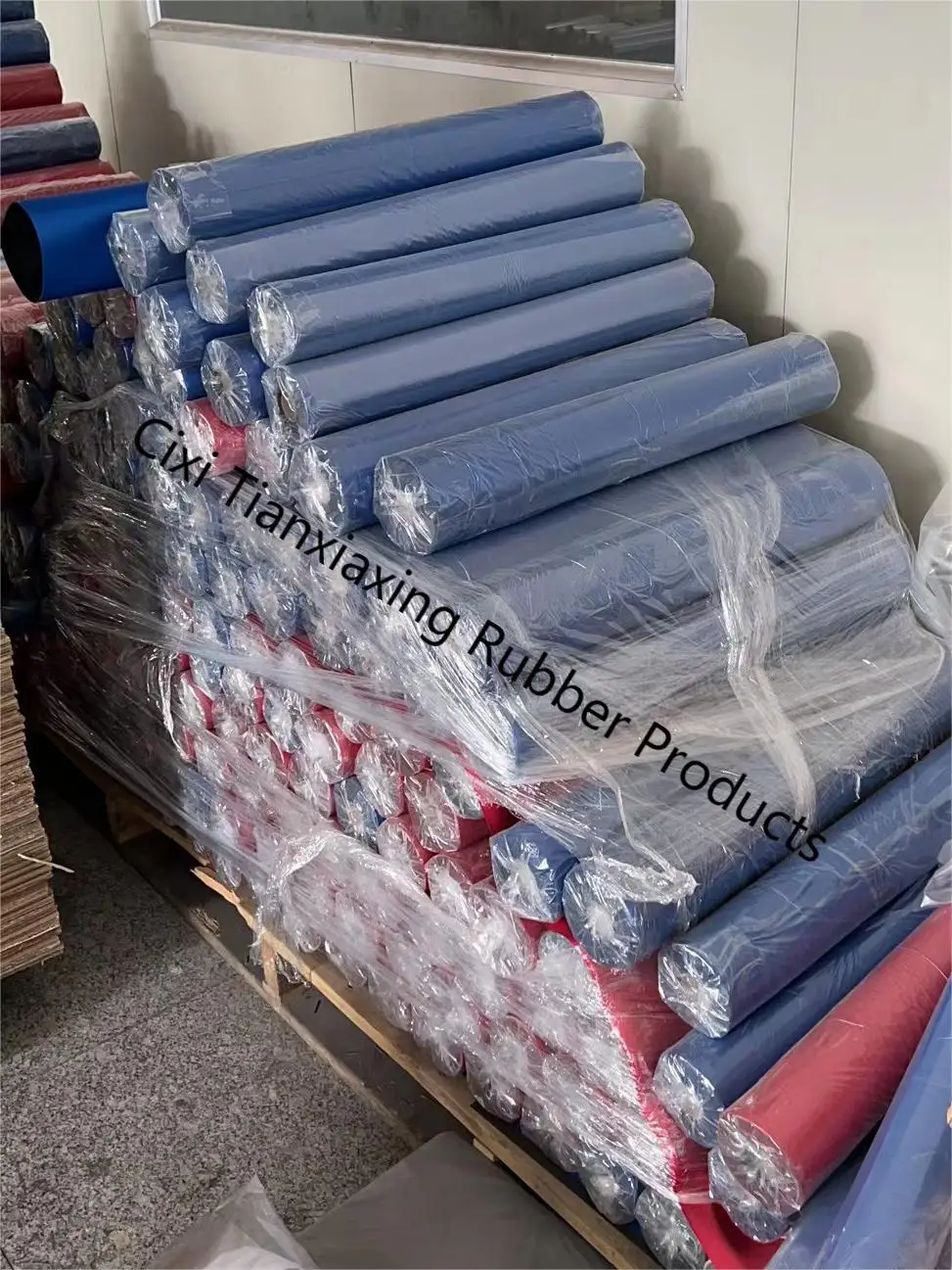 Red Blue Nature Rubber Glossy Slide Moving Mats Floor Runner for Large ...