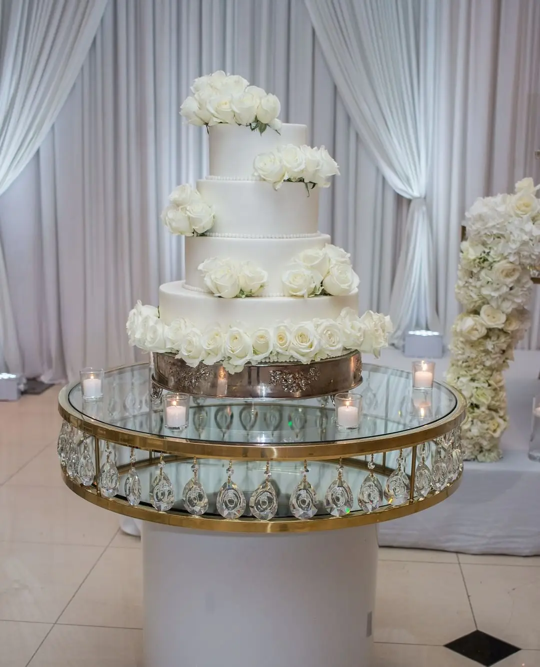 Luxury Reception Wedding White Cake Table With Crystals Clear Glass ...