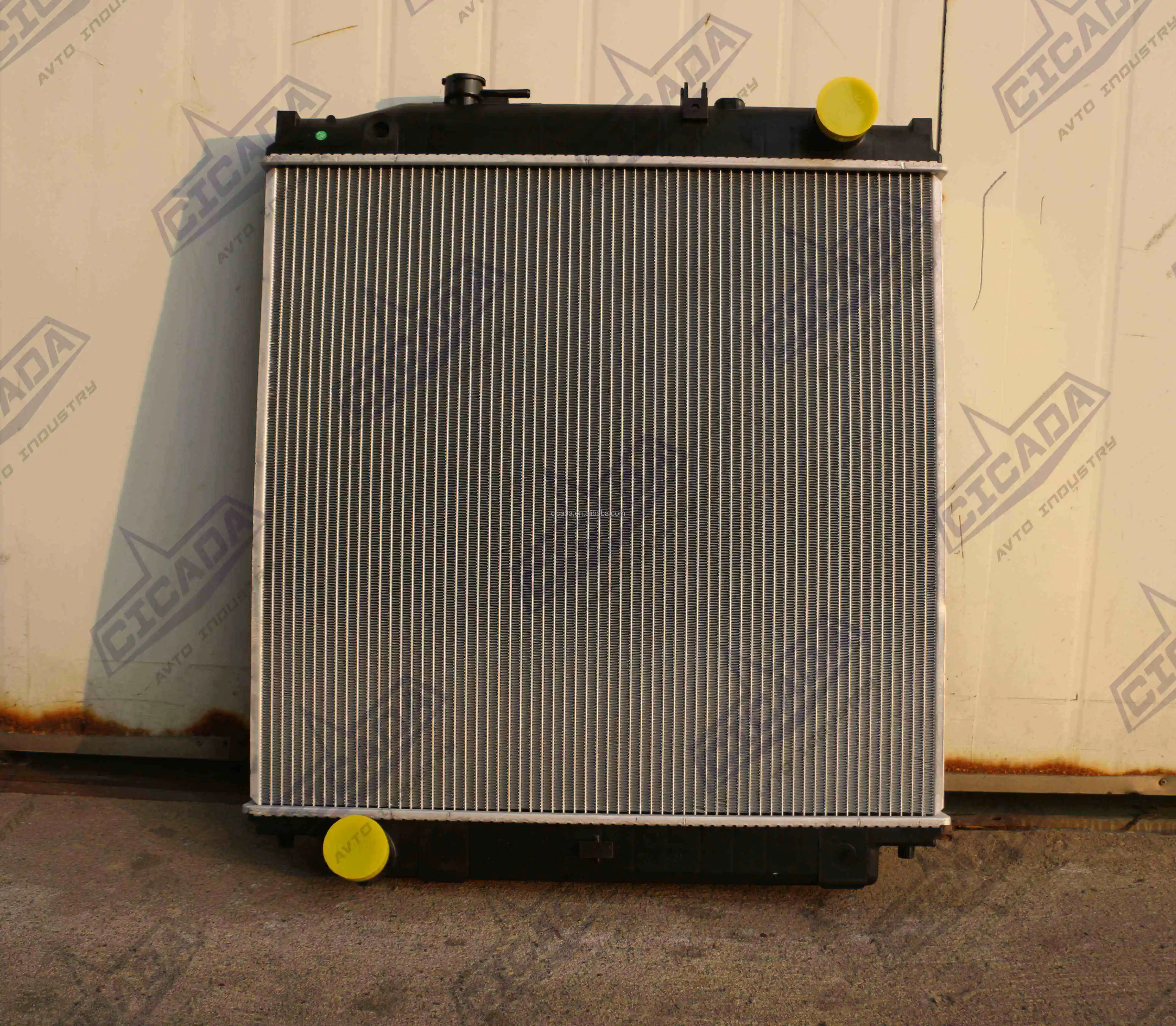 Isuzu Truck Radiators - Heavy Duty Spare Parts for 6HH1