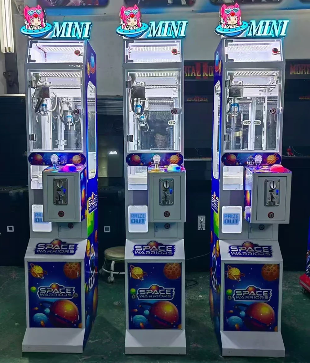 Japanese Coin Operated Arcade Mini Claw Machine Plush Toy Vending Machine