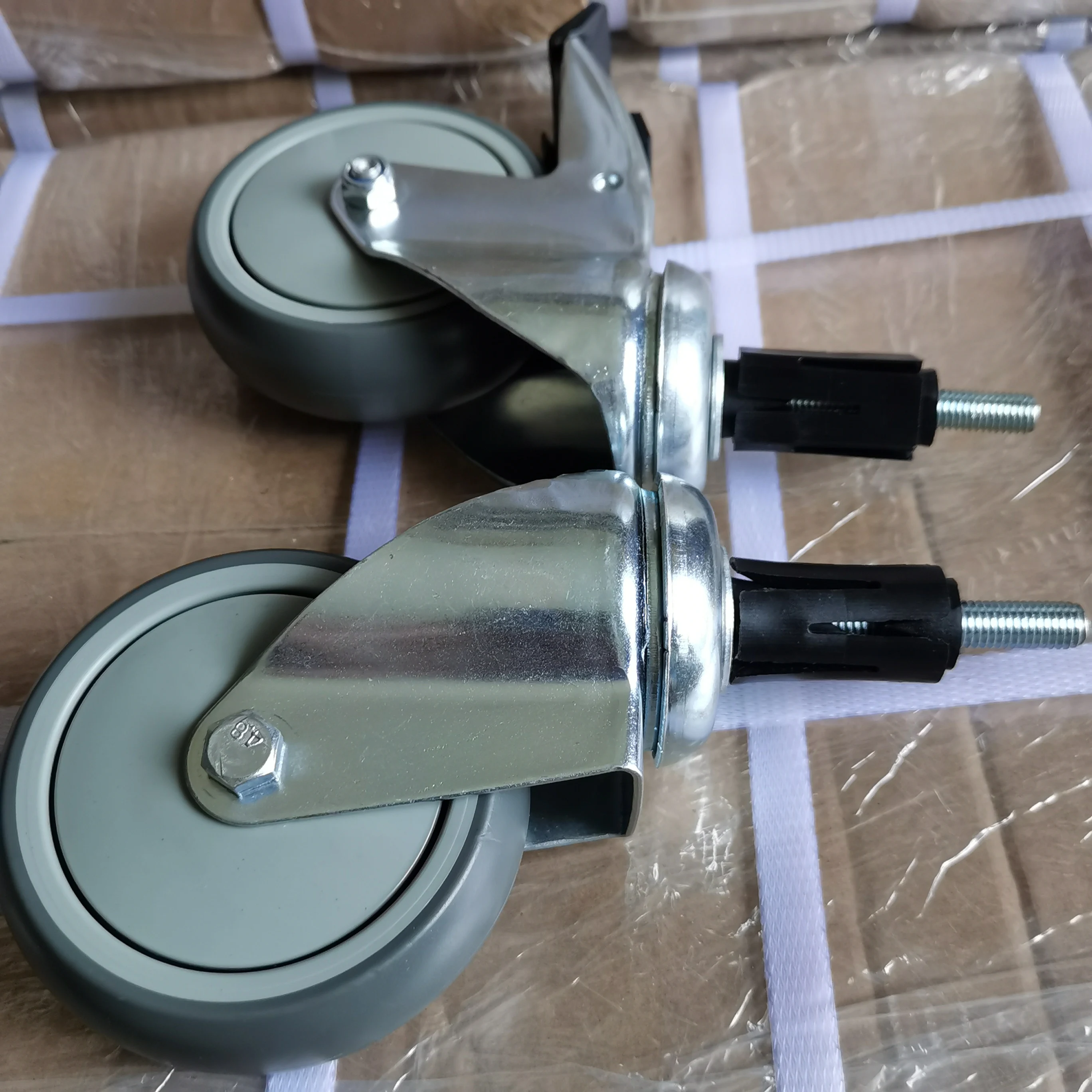 European Castor 75 100 125mm Expander Caster European Medium Duty Tpr ...